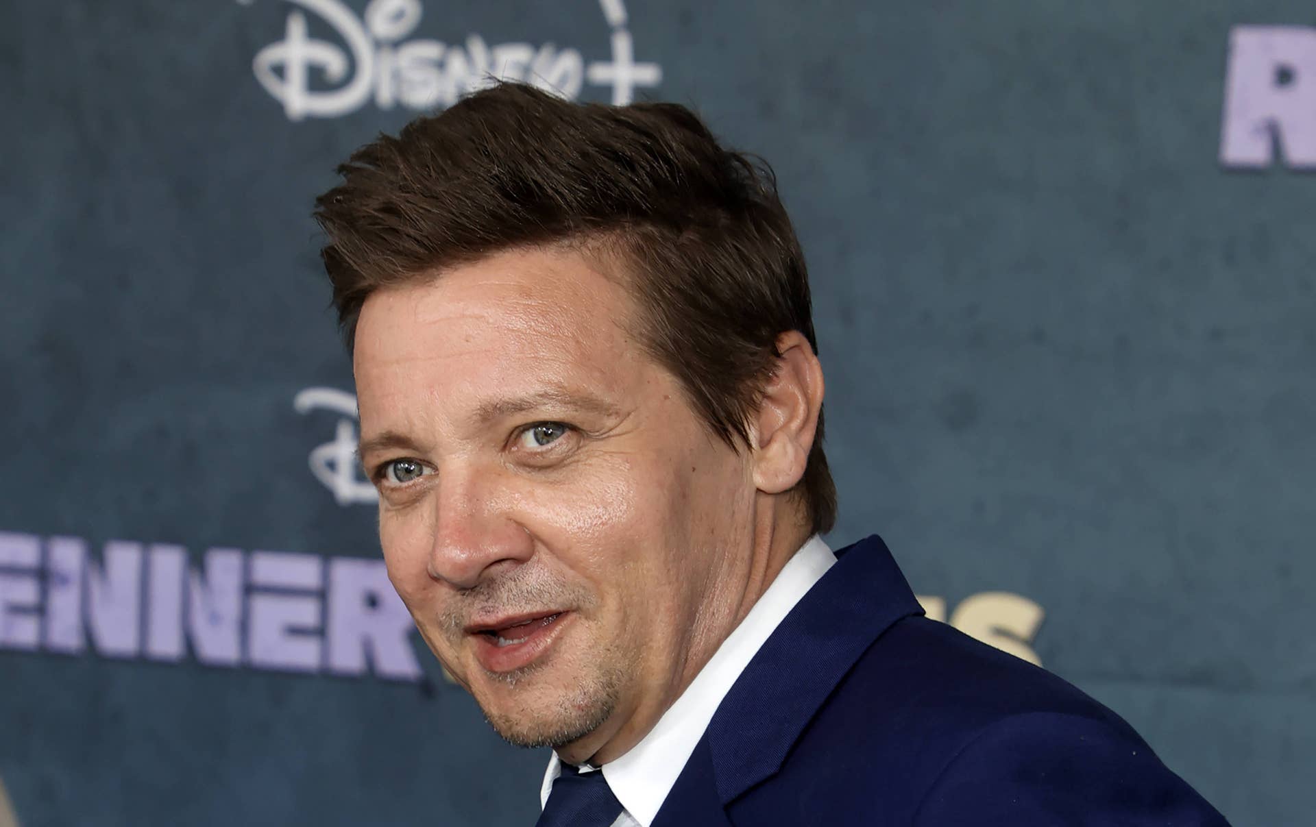 Jeremy Renner Shares Gruesome Details From Near-Fatal Accident - Men's ...