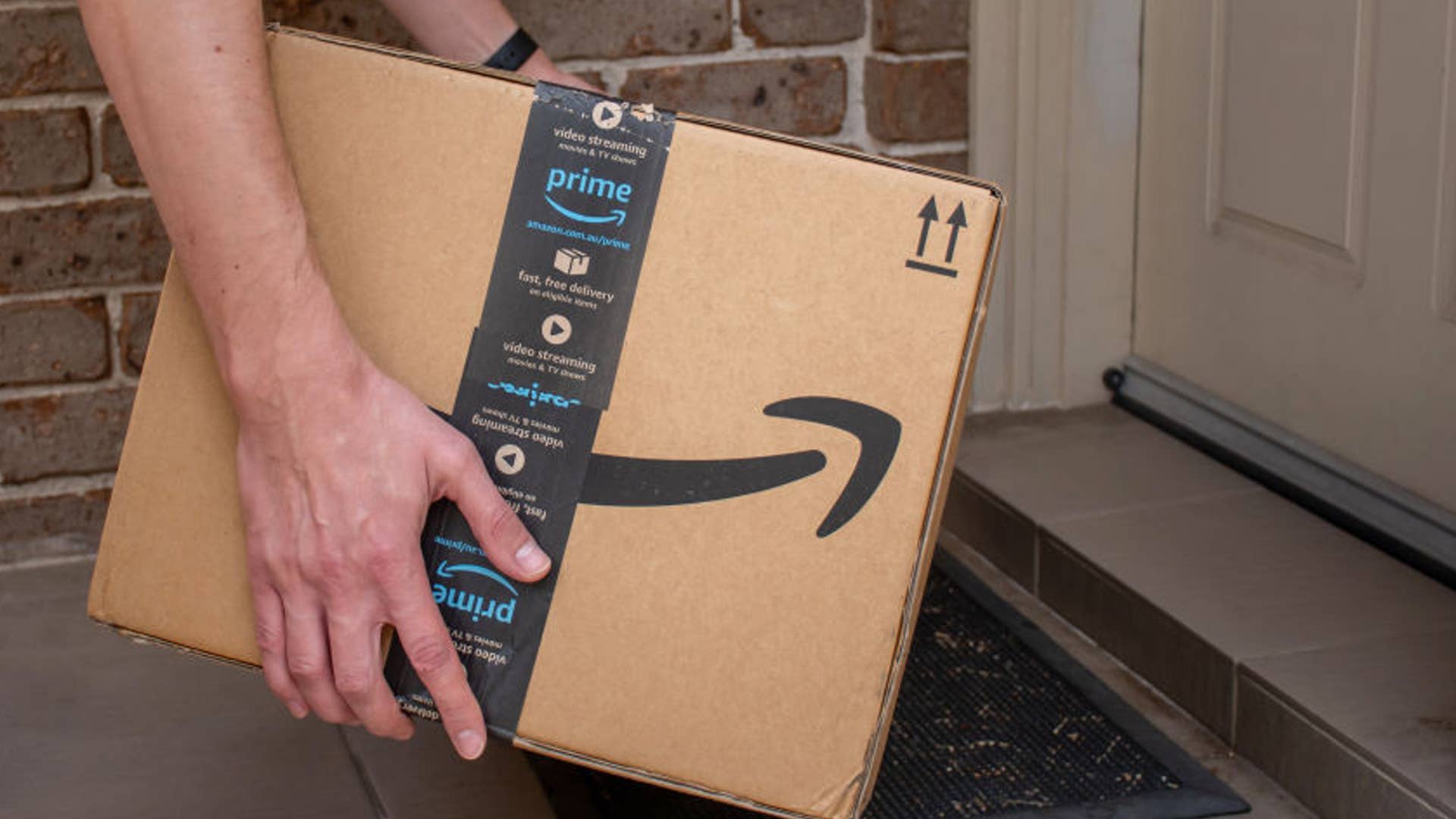 Amazon Issues Statement on Delivery Delays Before Christmas - Men's Journal