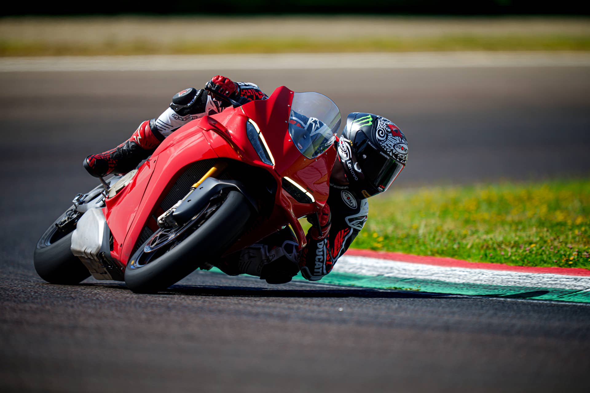 Ducati's New Panigale V4 Superbike Drops With a Bold New Look - Men's ...
