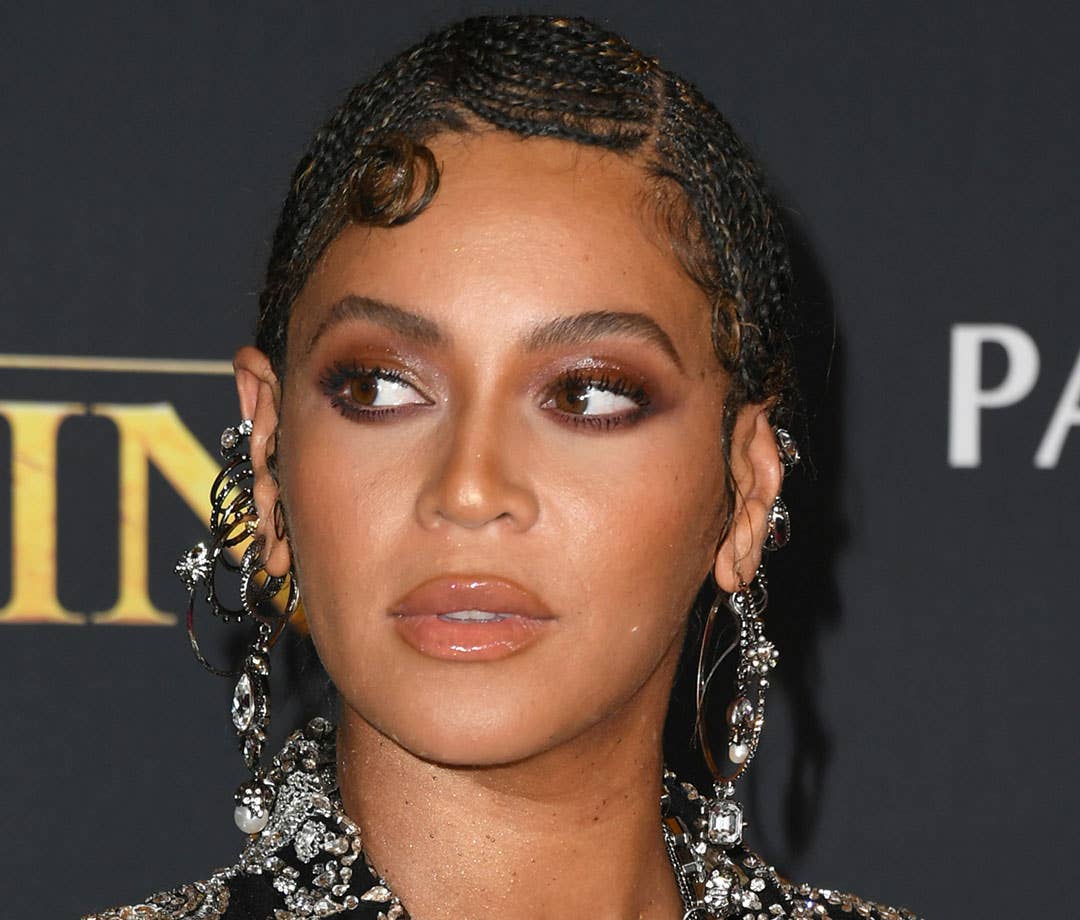 Most Beautiful Woman in the World, According to Science - Men's Journal