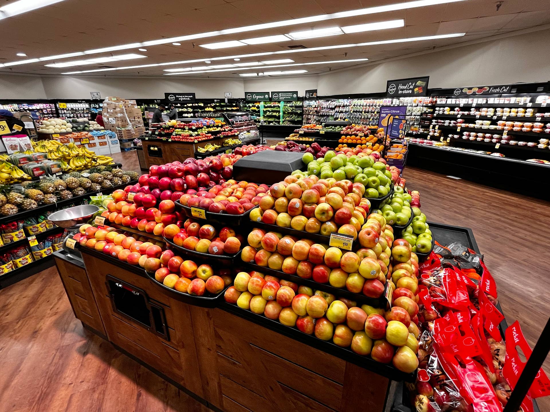 Popular Grocery Store Forced to Close After 73 Years - Men's Journal