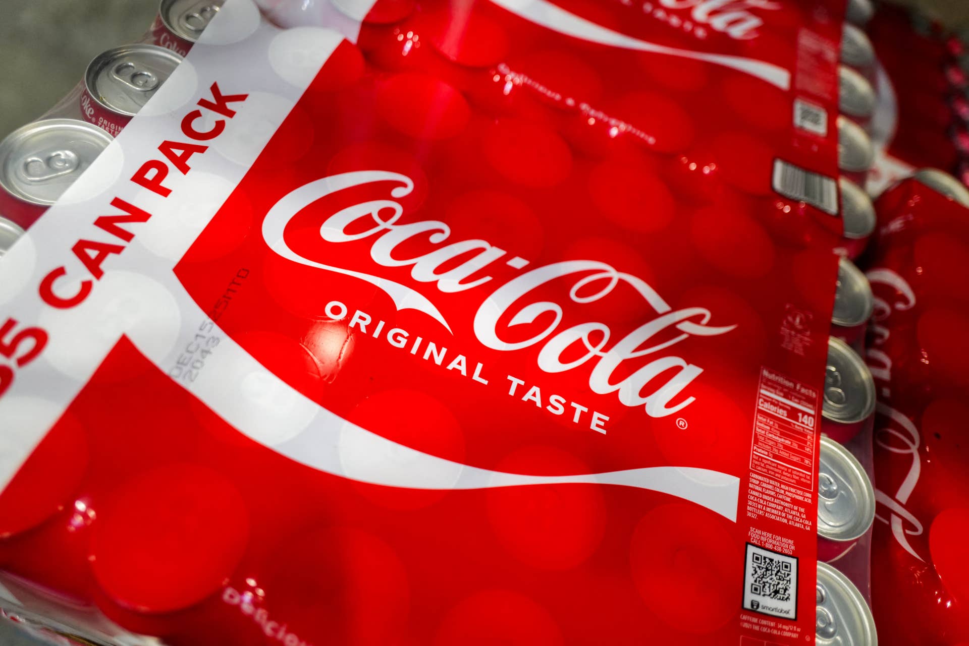 Coca-Cola Makes Big Announcement After Pepsi's Bad News - Men's Journal