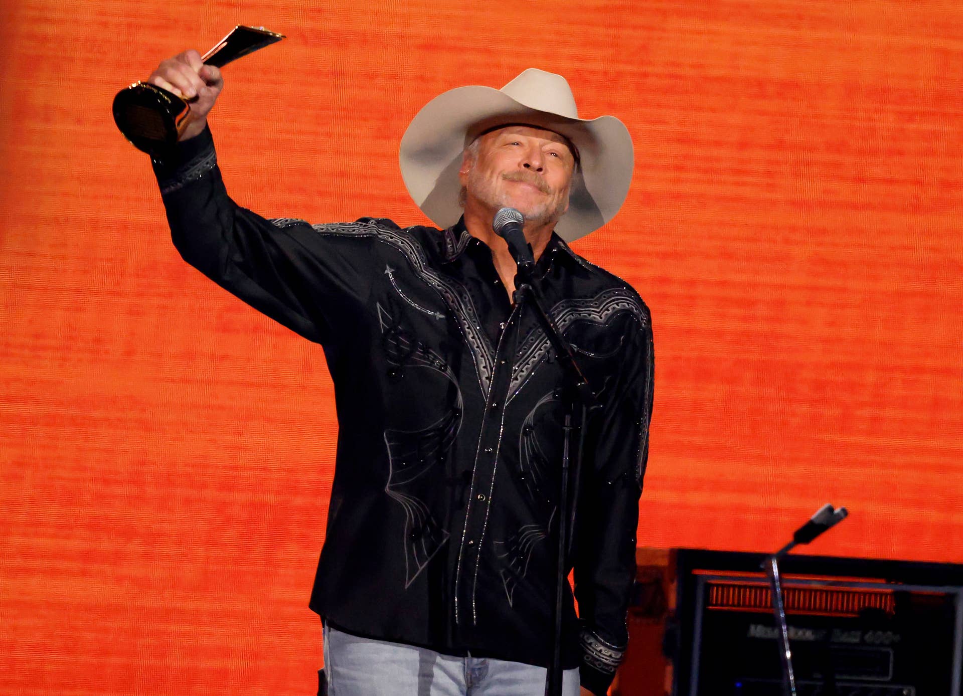 Country Music Star Alan Jackson, 66, Makes Emotional Announcement Amid ...
