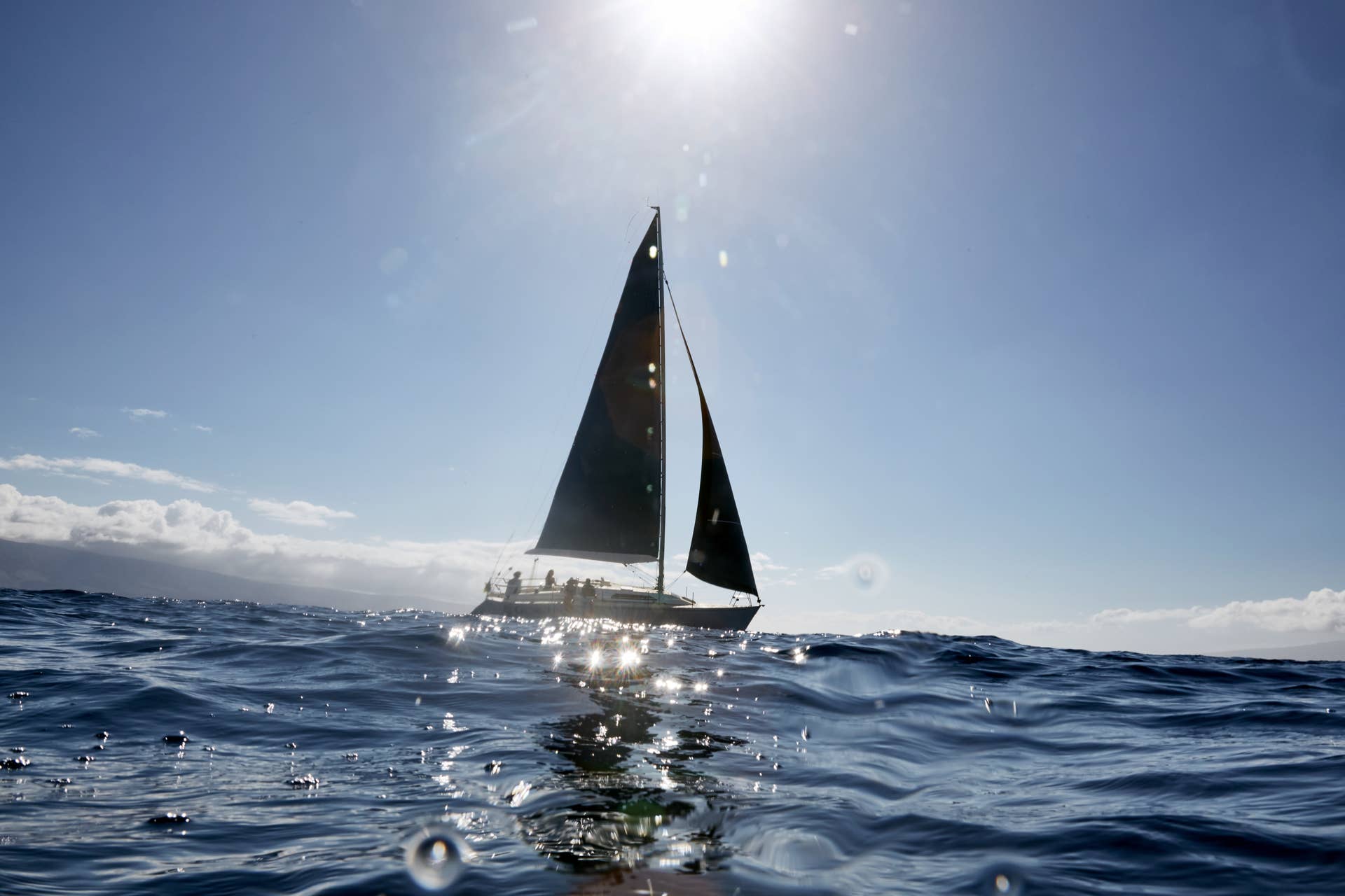 Viral TikToker Arrives in Hawaii After 24-Day Solo Sailing Voyage From ...