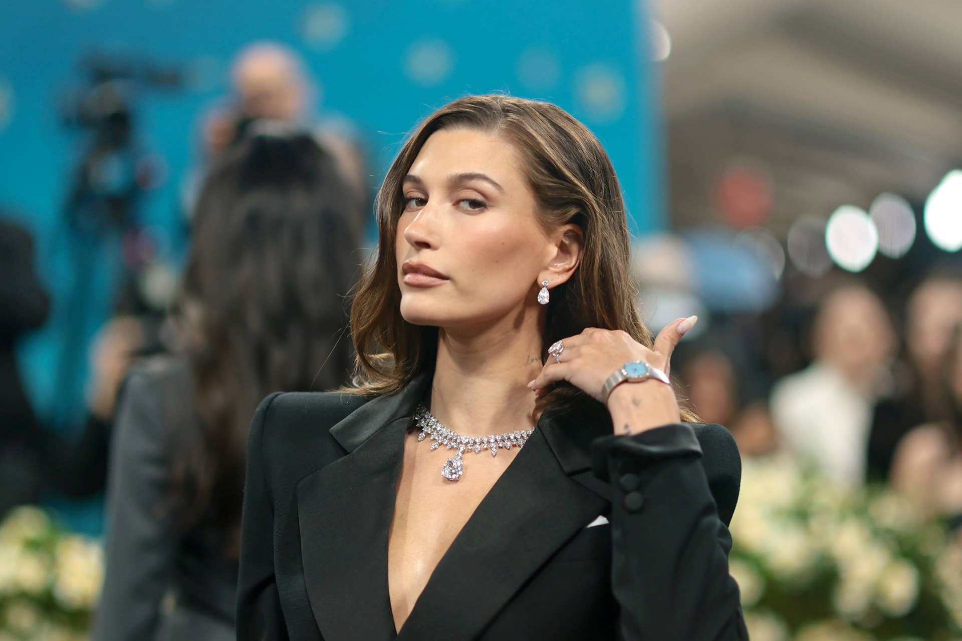 Hailey Bieber Makes Curious Change - Men's Journal