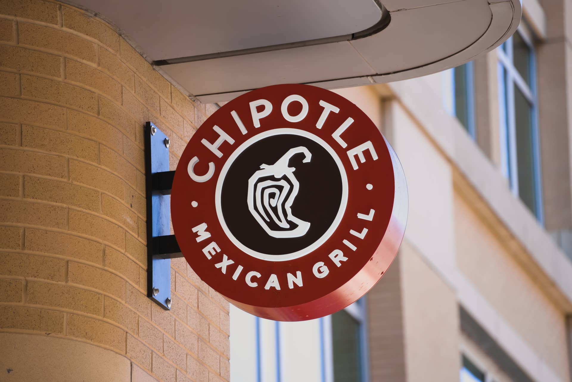Chipotle Launches First-of-Its-Kind College Rewards Program - Men's Journal