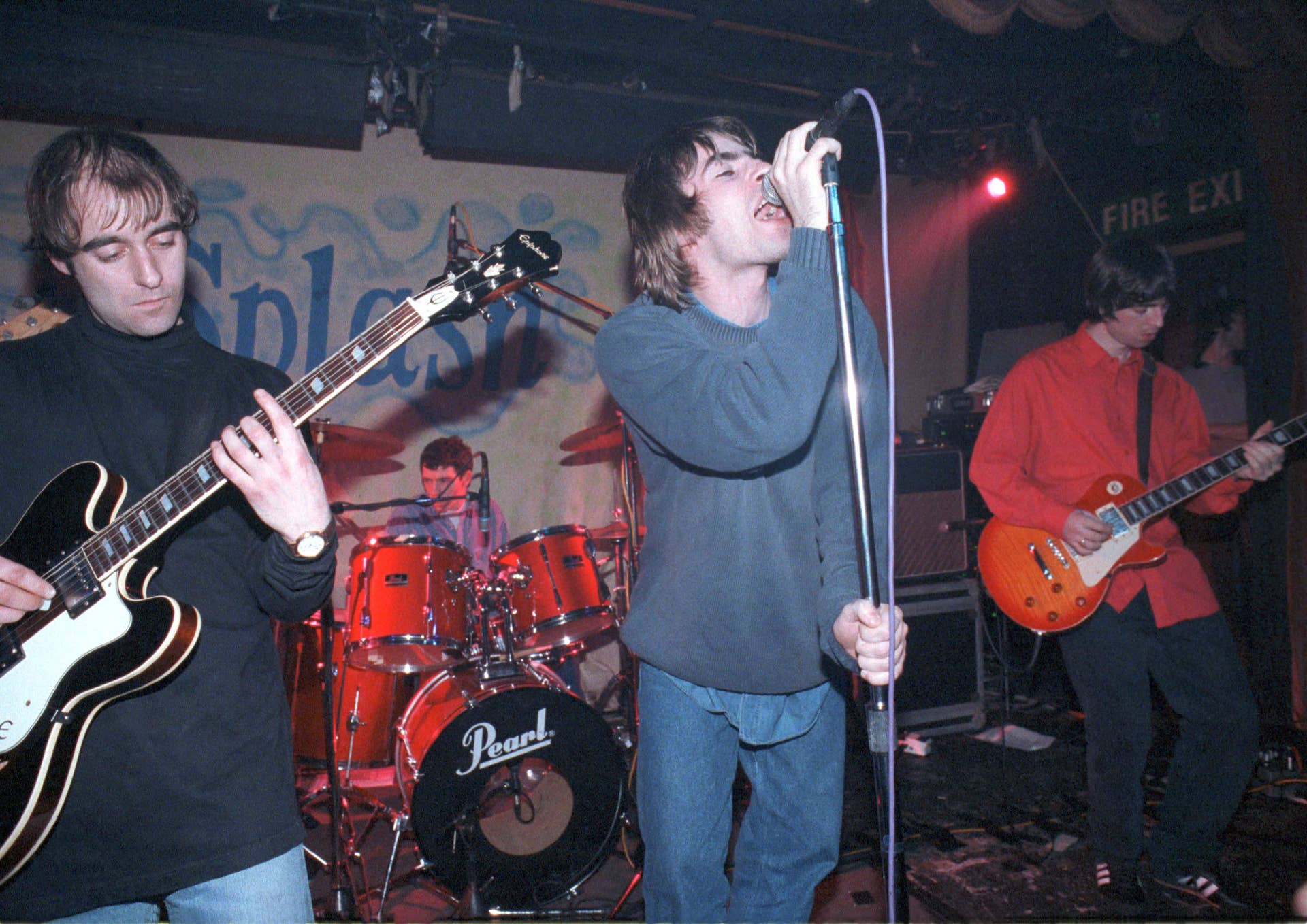 Here's What the American Press Got Wrong About Oasis - Men's Journal