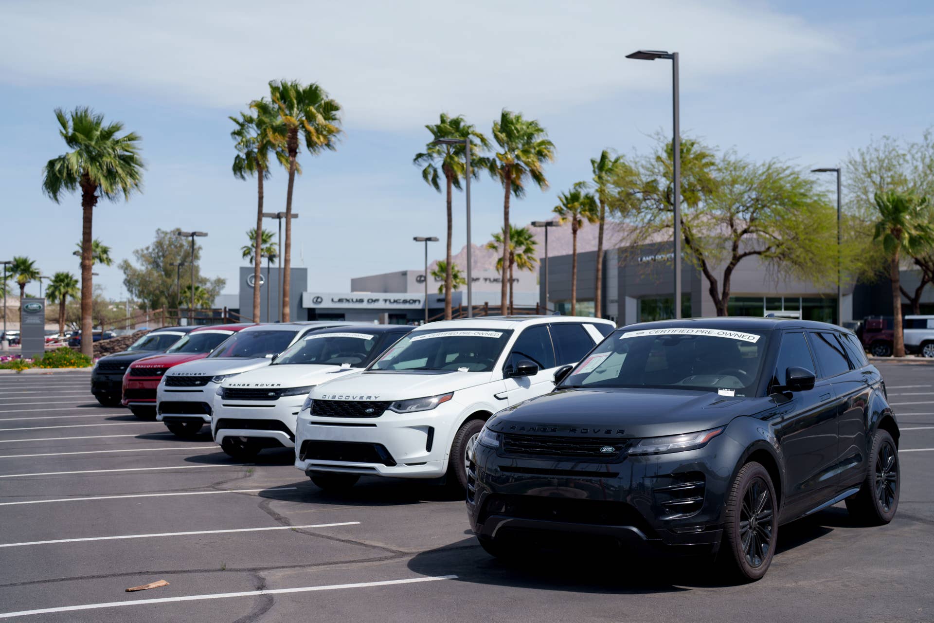 Luxury SUV Maker Recalls 21,000 Vehicles Over Faulty Airbags - Men's ...