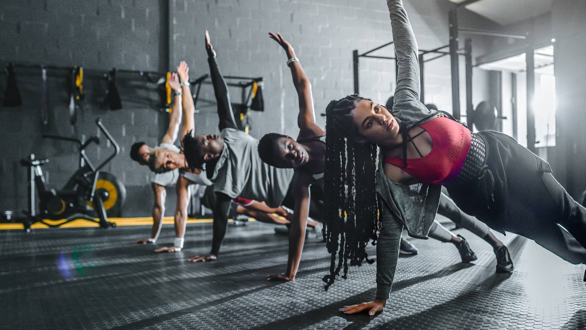 The Plank Variations Lifters Use to Bulletproof Their Hips - Men's Journal