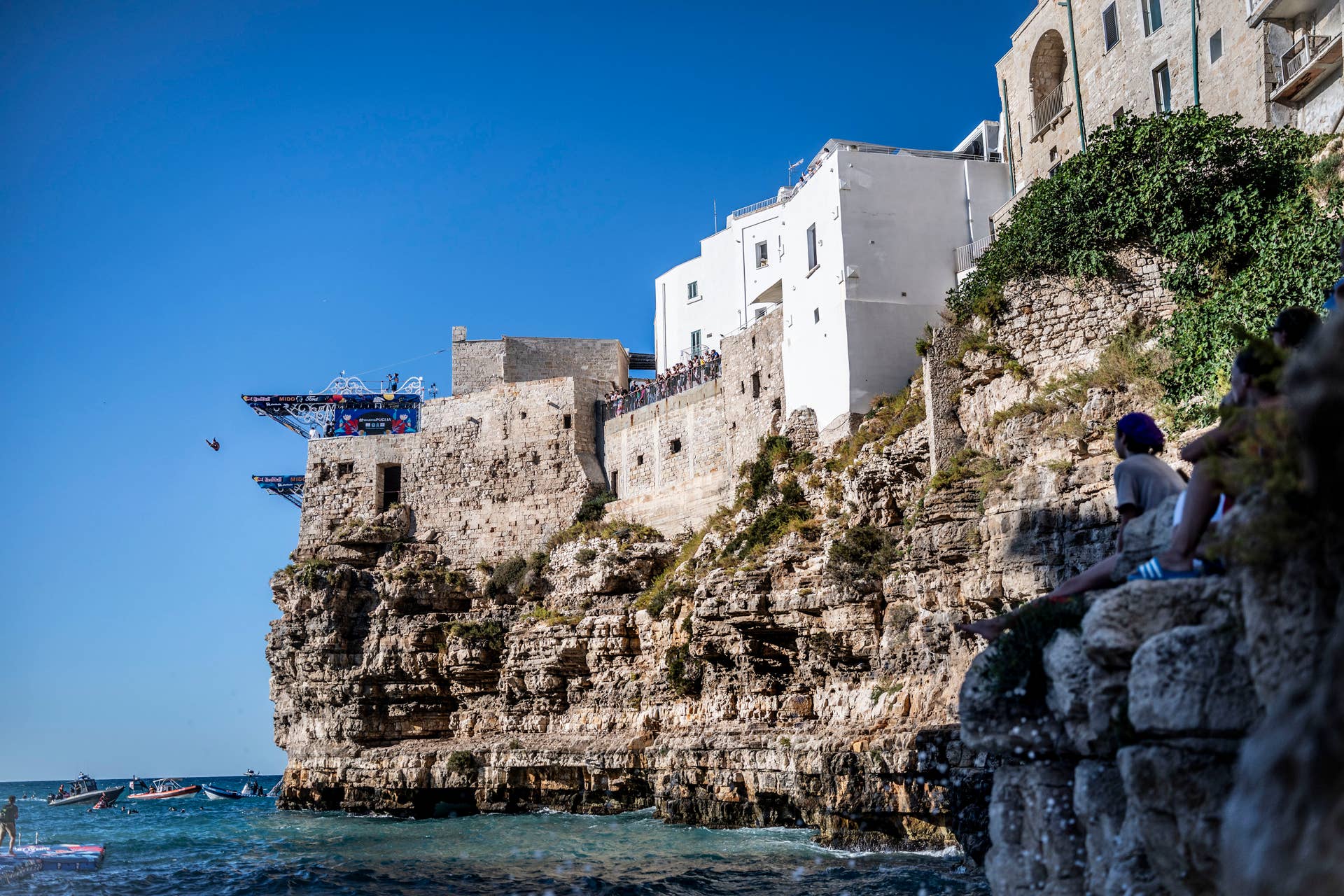 Tourist Dies After Cliff-Diving Accident in Italian Destination - Men's ...