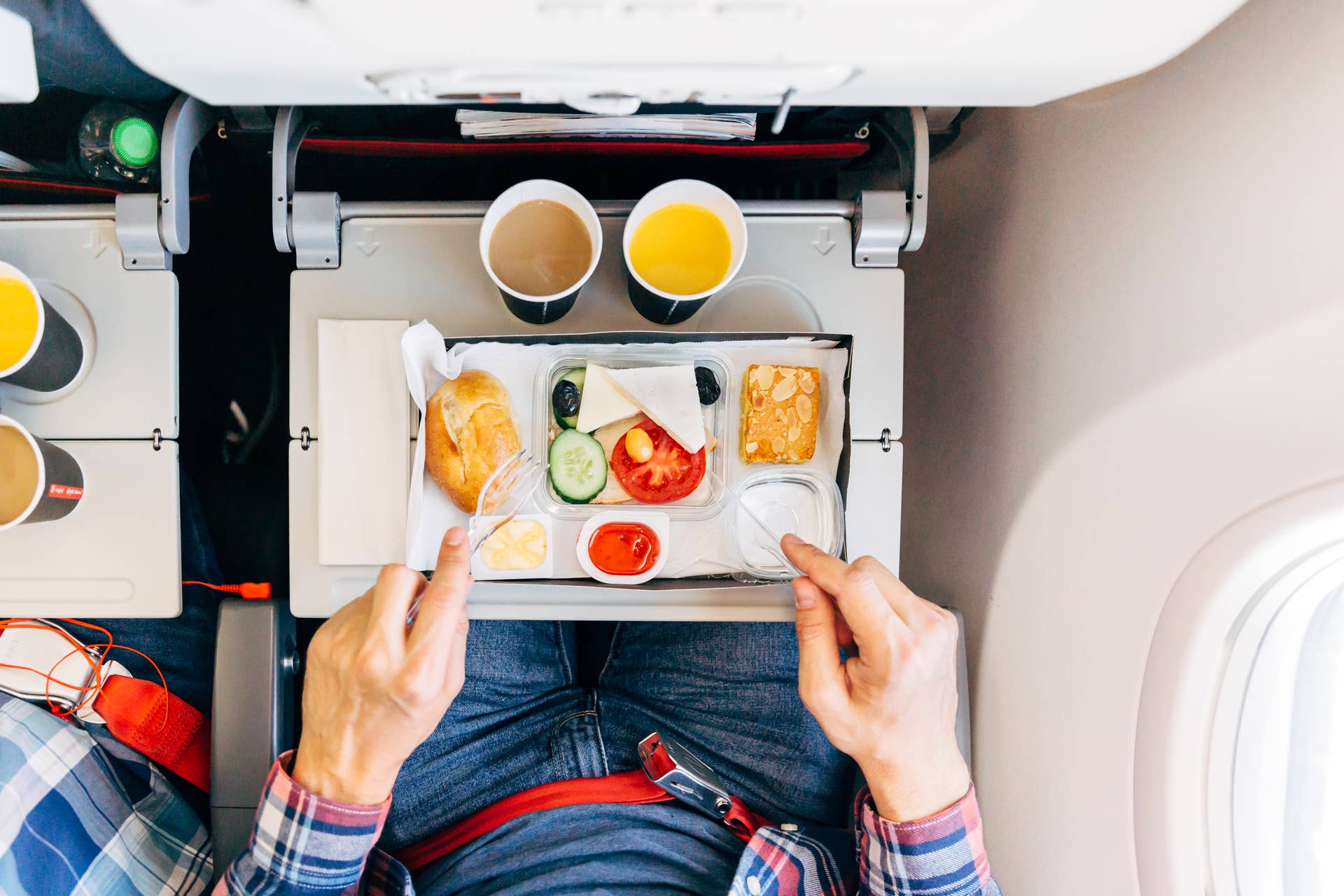 Delta Cancels Meal Service After FDA Flags ‘Food Safety Issue' - Men's ...