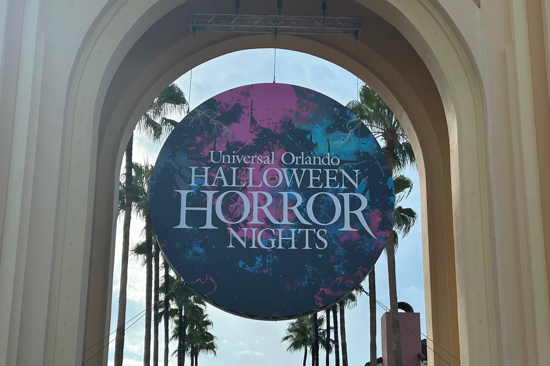 Halloween Horror Nights Offers ‘No Scare’ Add-On: Is It Worth It? - Men ...