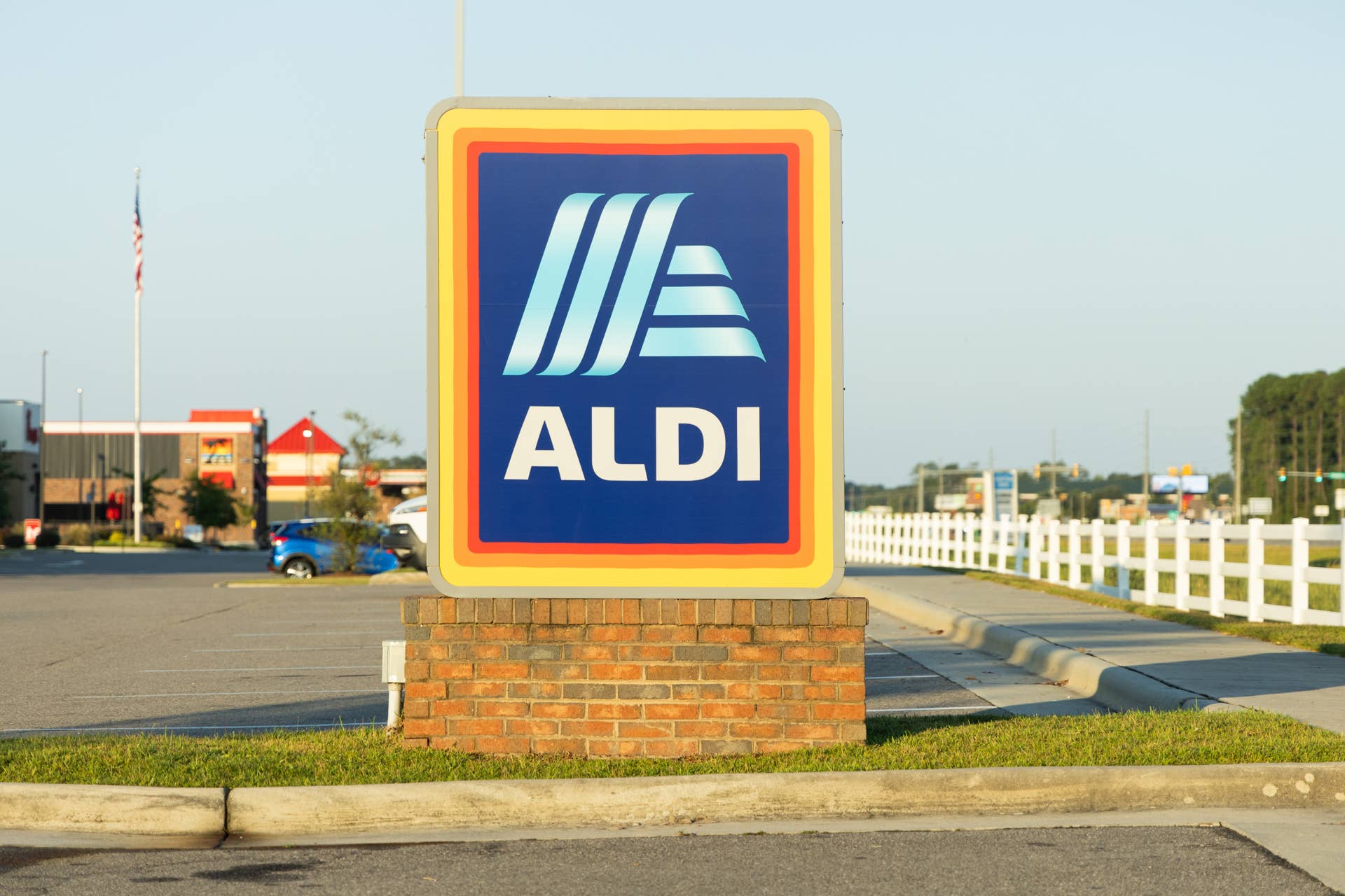 Aldi's Latest Find Is a Fan-Favorite Cookware Piece - Men's Journal