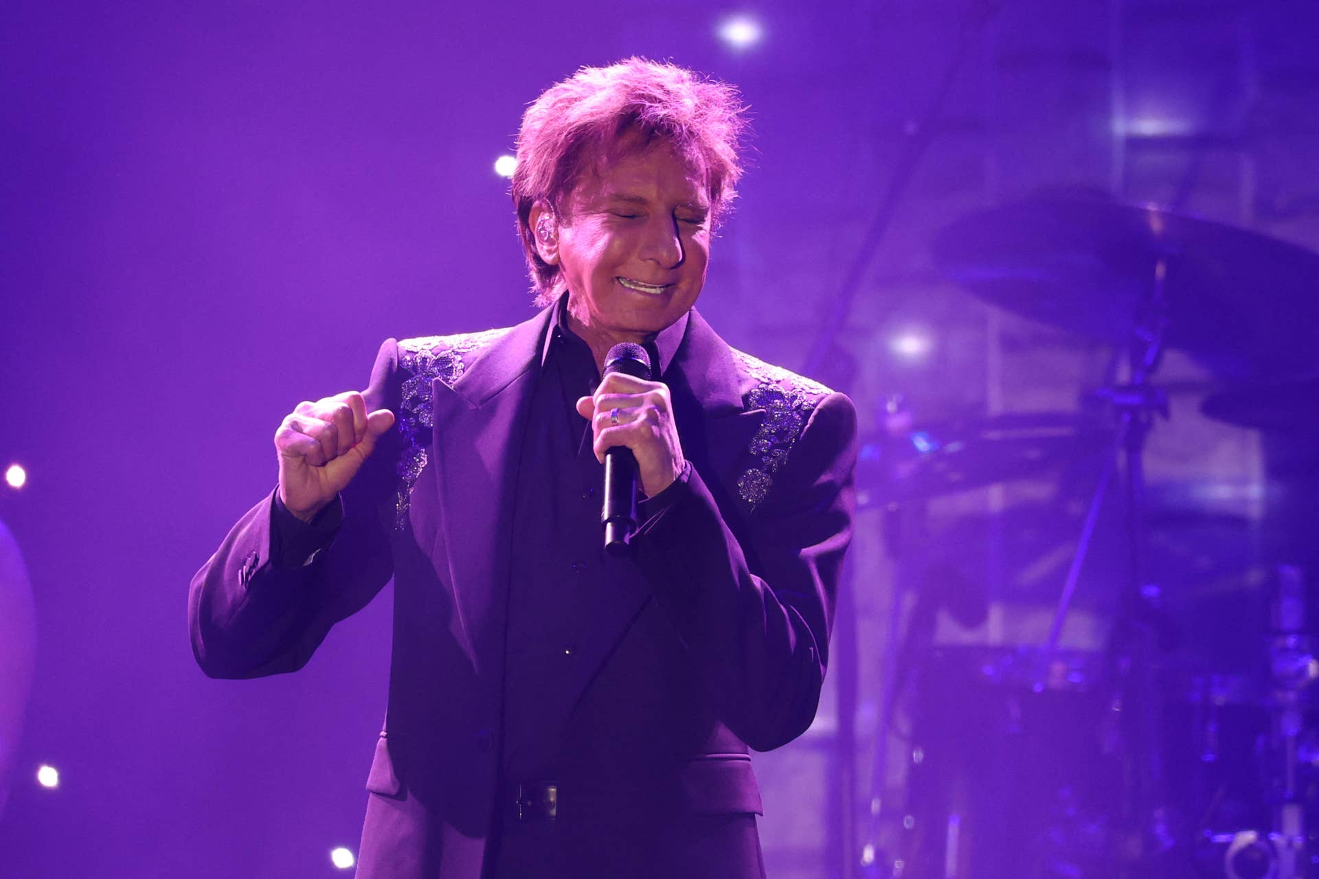 Beloved ’70s Singer, 82, Has Fans Emotional Over Farewell Tour: 'An ...