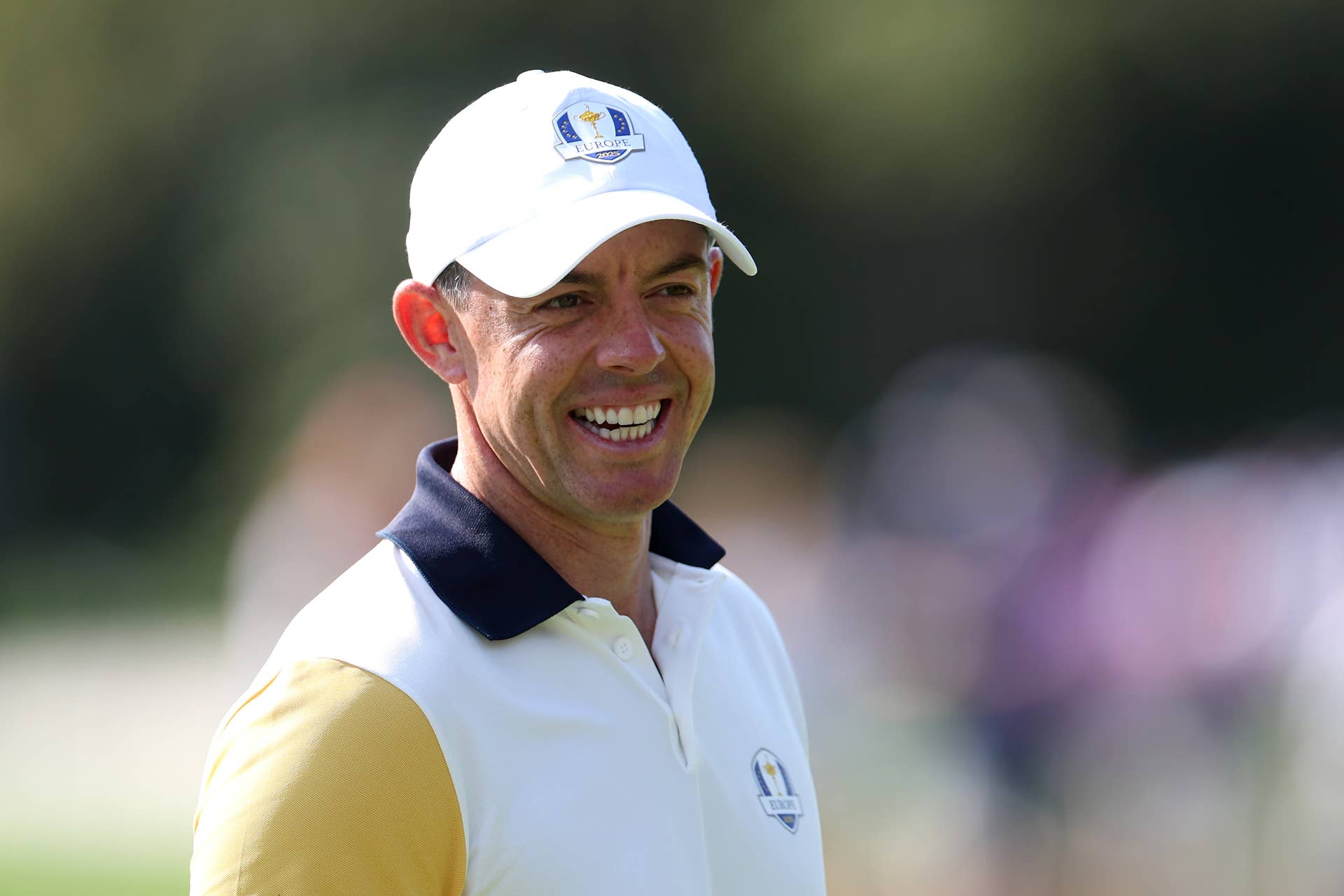 Rory McIlroy’s Priceless Reaction to Ryder Cup Fan’s Savage Troll - Men ...
