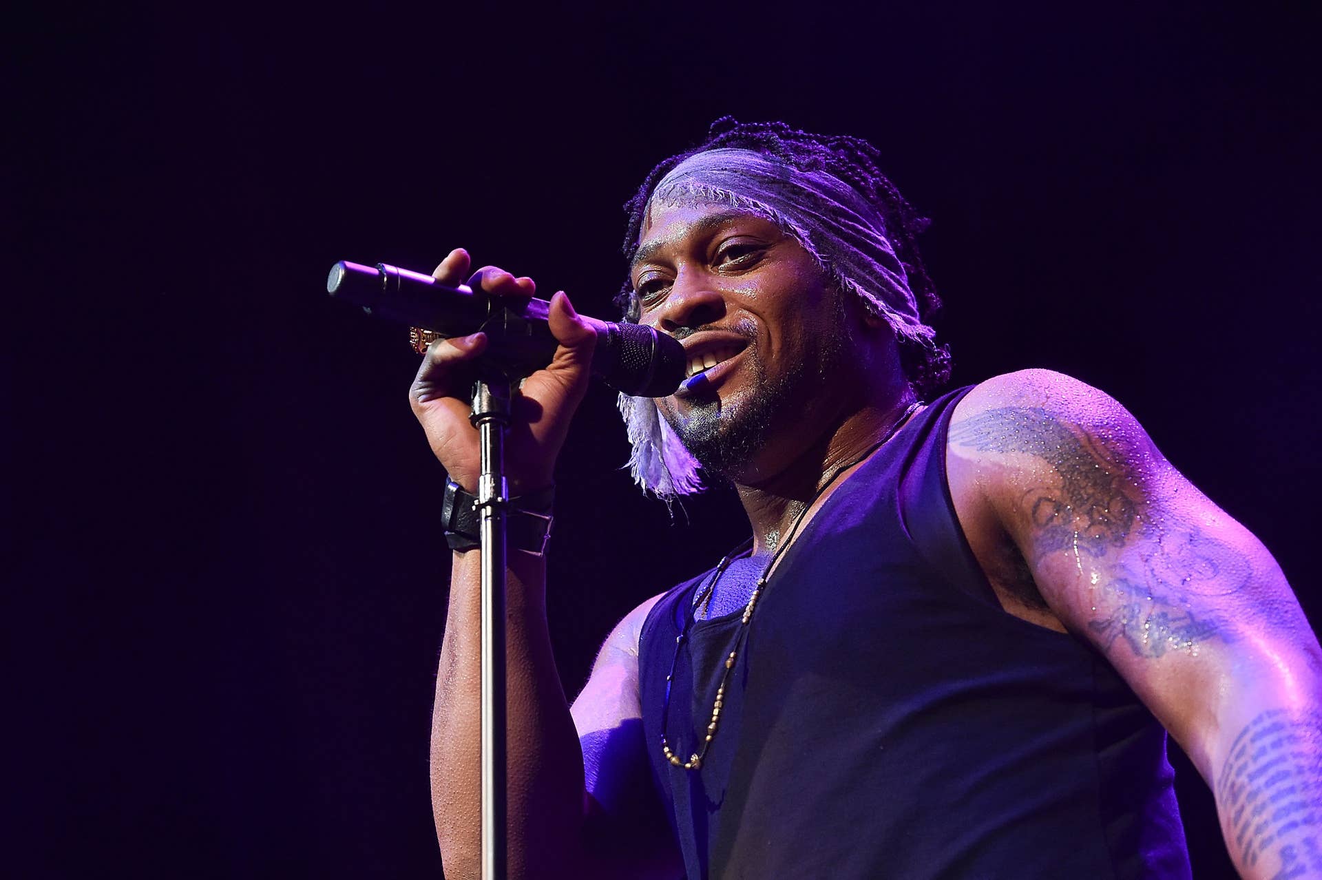 R&B Legend D'Angelo Dies at 51 After Private Cancer Battle - Men's Journal