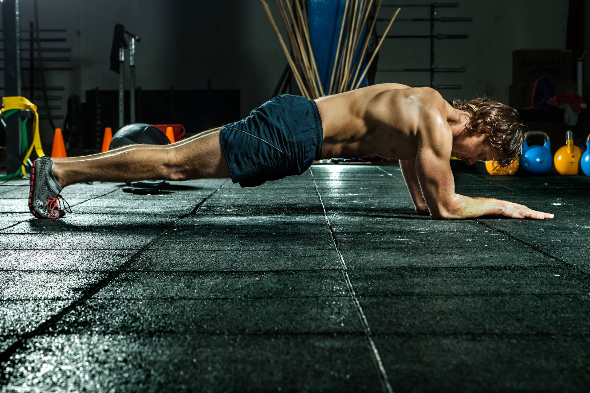 How to Do the Dead Bug for Core Strength and Stability - Men's Journal