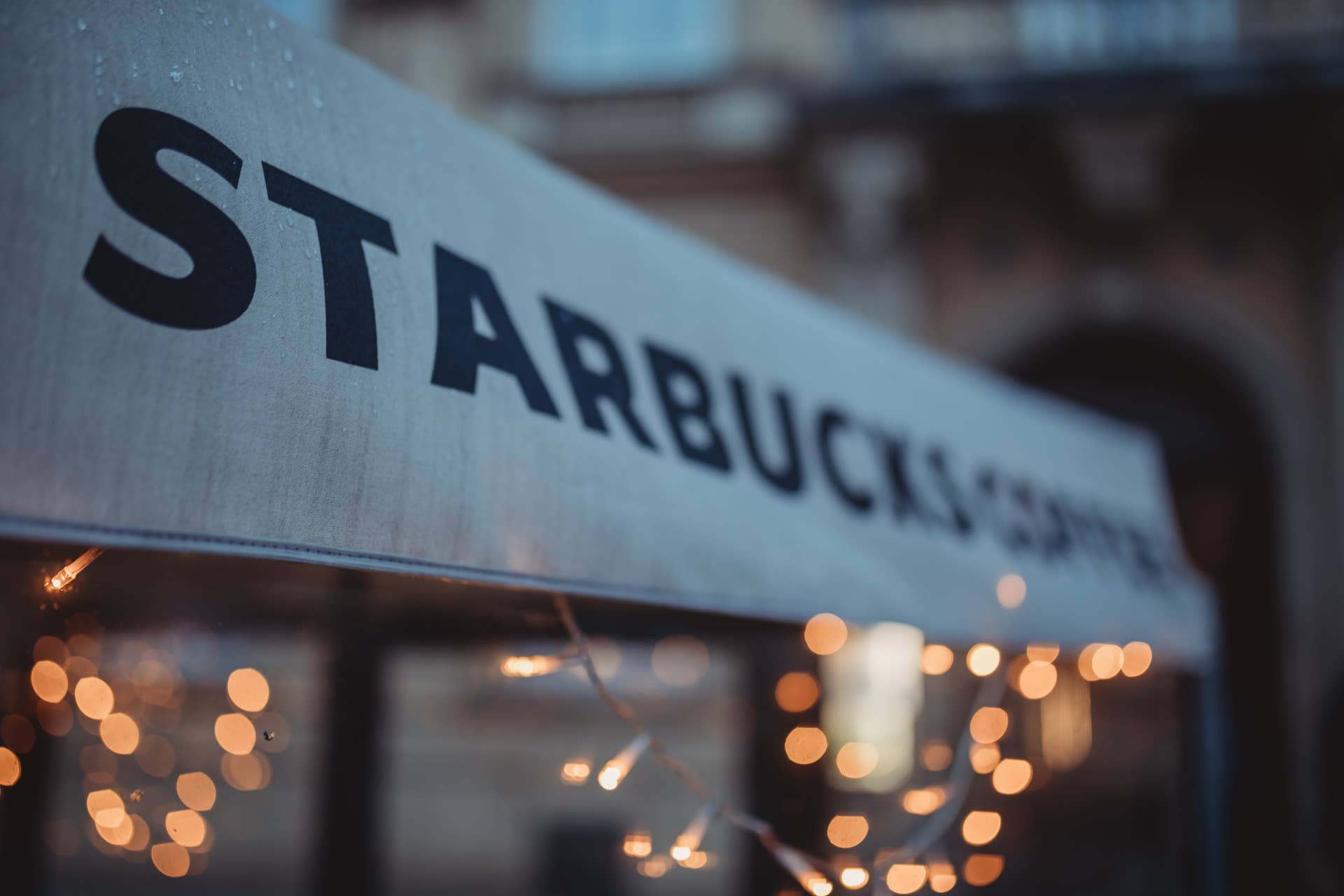 Starbucks Holiday Menu Arrives With a Classic Comeback - Men's Journal