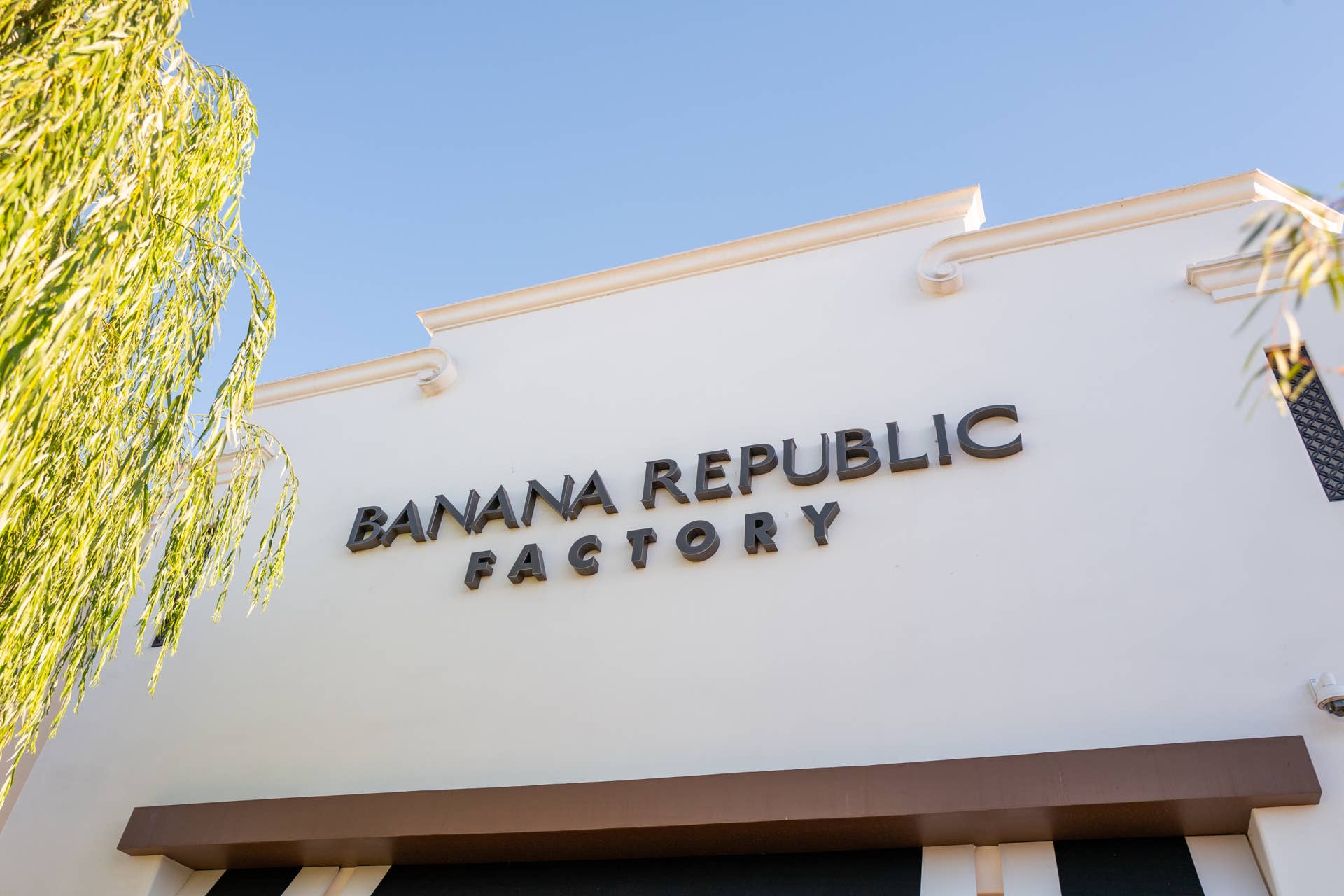 Banana Republic Factory’s Slim Travel Pants Are Now Only $43 - Men's ...