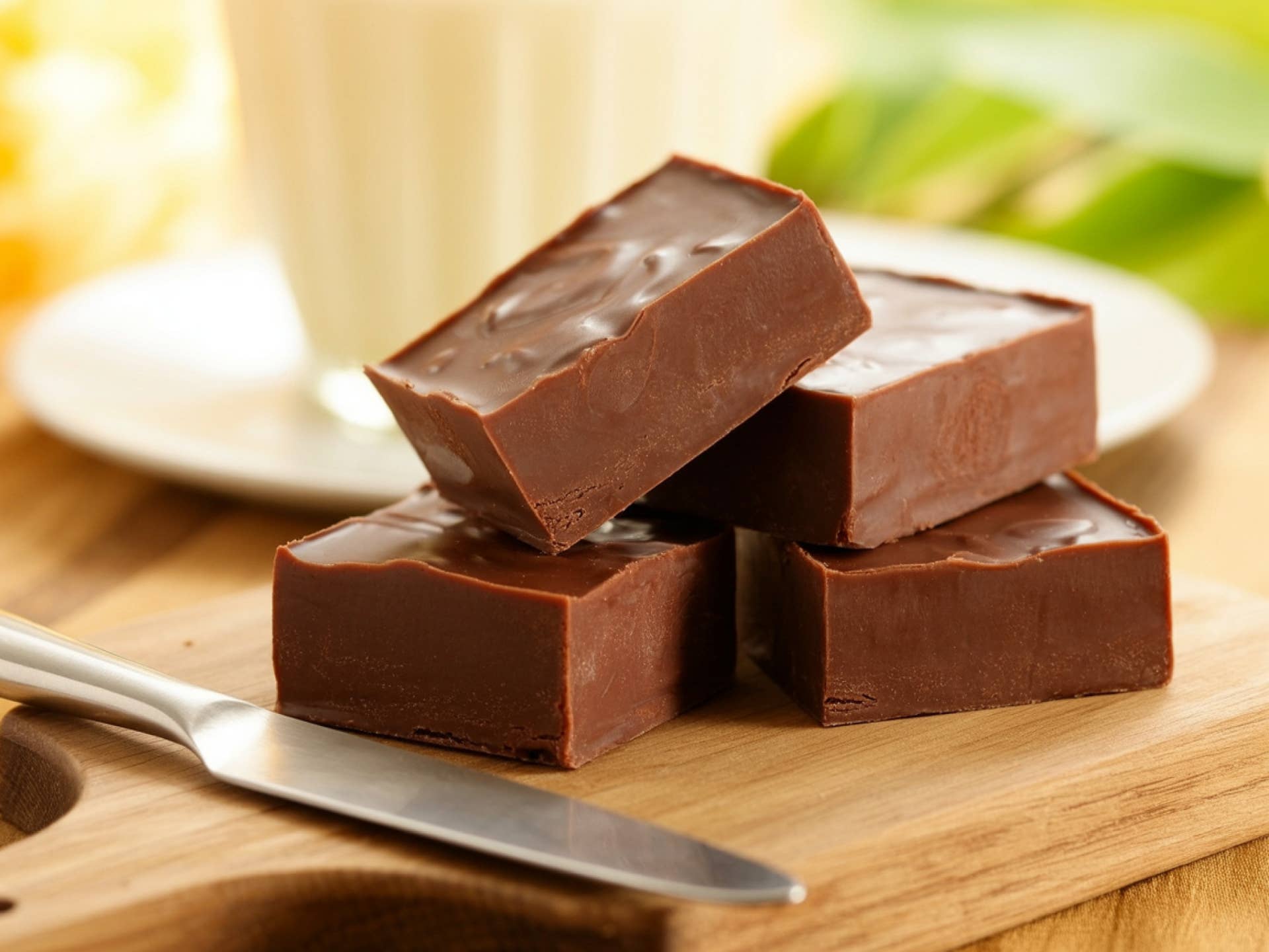 This Healthier Fudge Recipe Has a Surprising Ingredient - Men's Journal