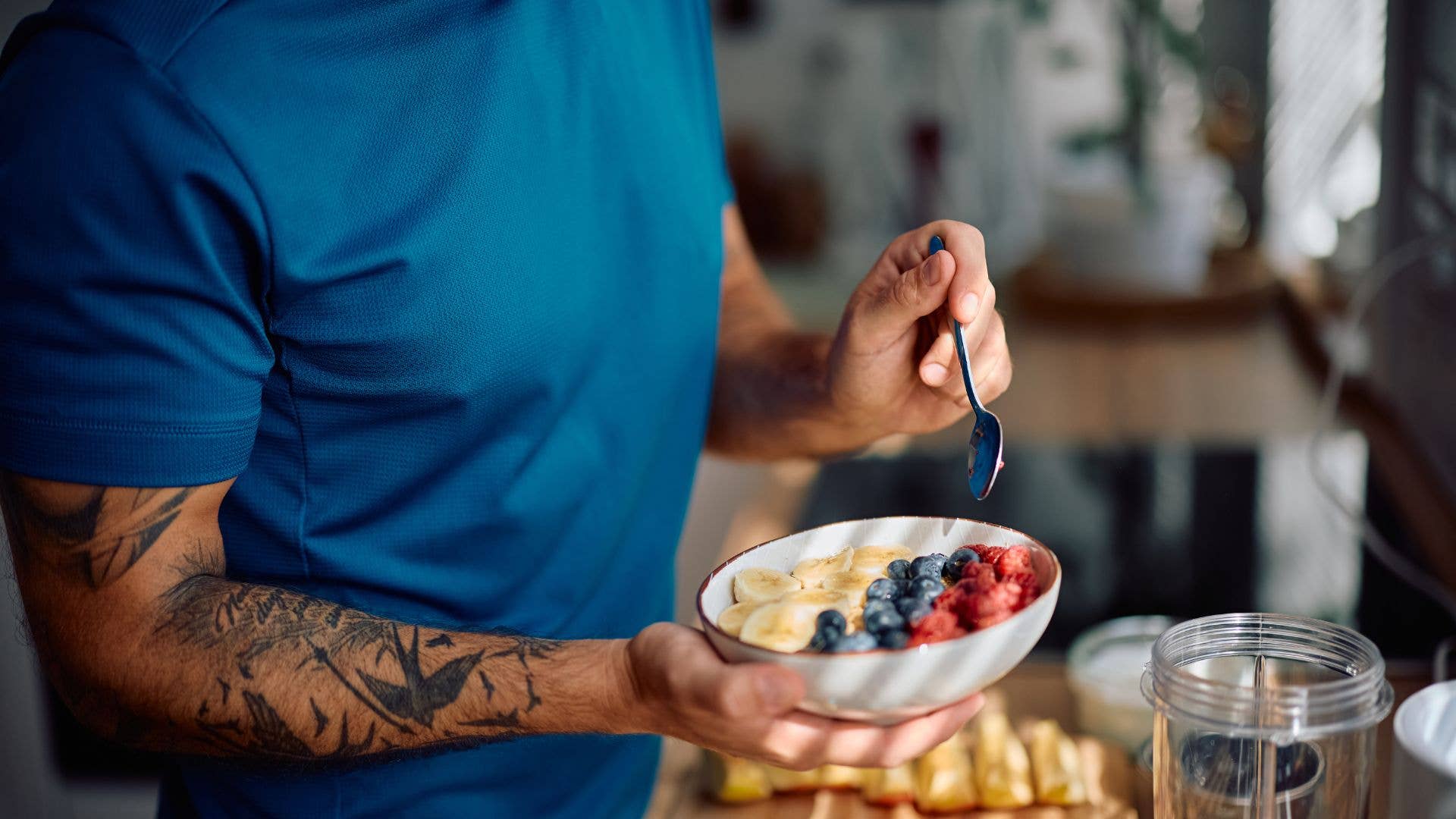 When to Eat Before a Workout for Maximum Results - Men's Journal