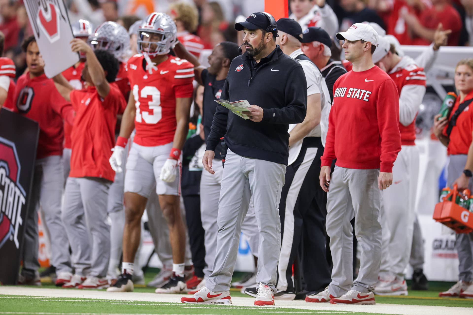 There Is 1 College Football Playoff Game, 4 Bowl Games on New Year's ...