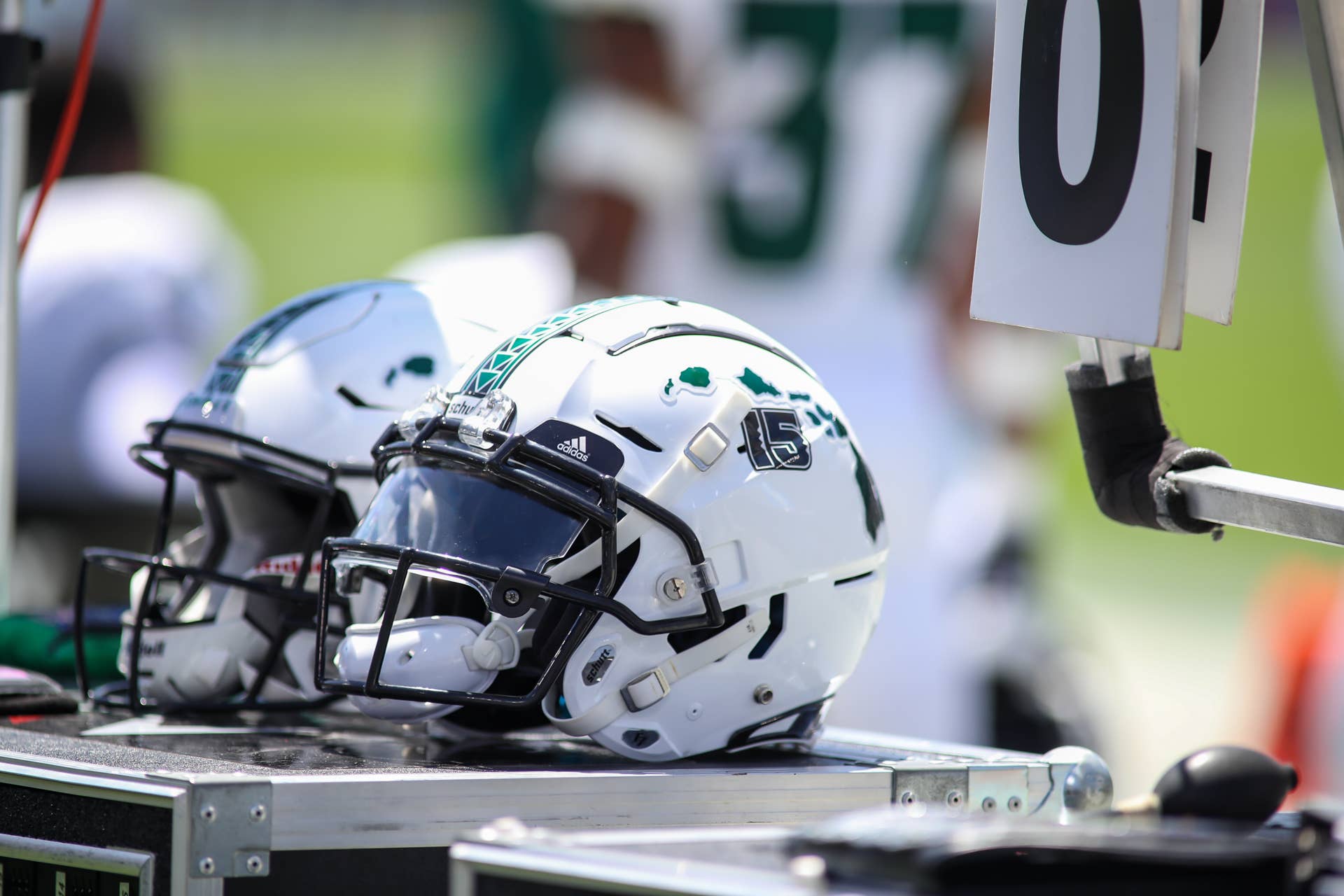 There’s 1 College Football Bowl Game Christmas Eve. Here’s What It Is ...