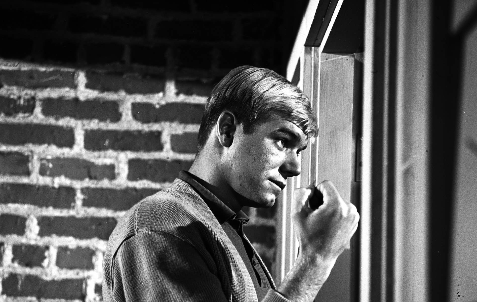 ‘Gunsmoke’ Star Roger Ewing Dies at 83 - Men's Journal