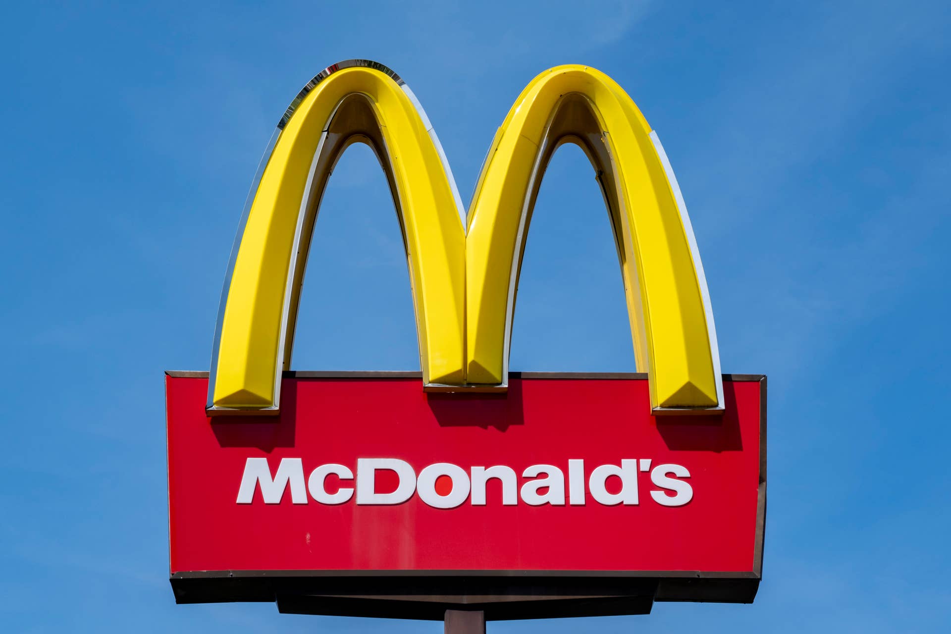 McDonald's Worker Hospitalized After Colleague's Hot Oil Attack - Men's ...