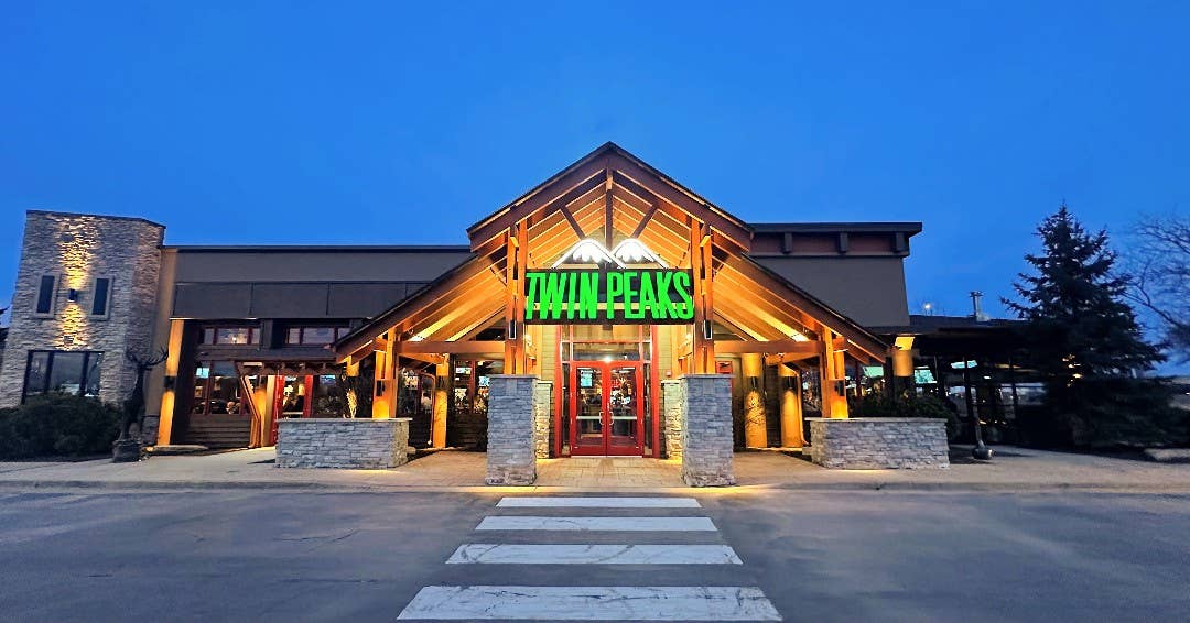Infamous ‘Breastaurant’ Chain Files for Bankruptcy. Here’s What Could ...