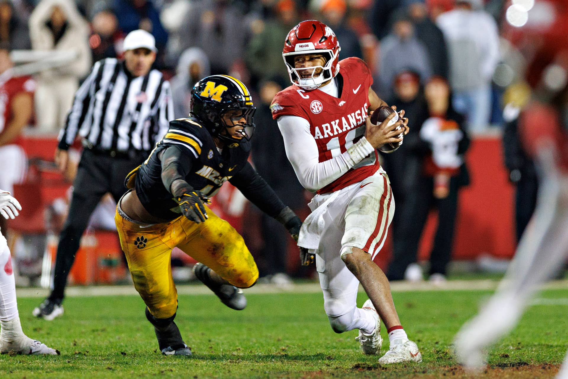 Football Games Today: Are There College or NFL Games on TV? - Men's Journal
