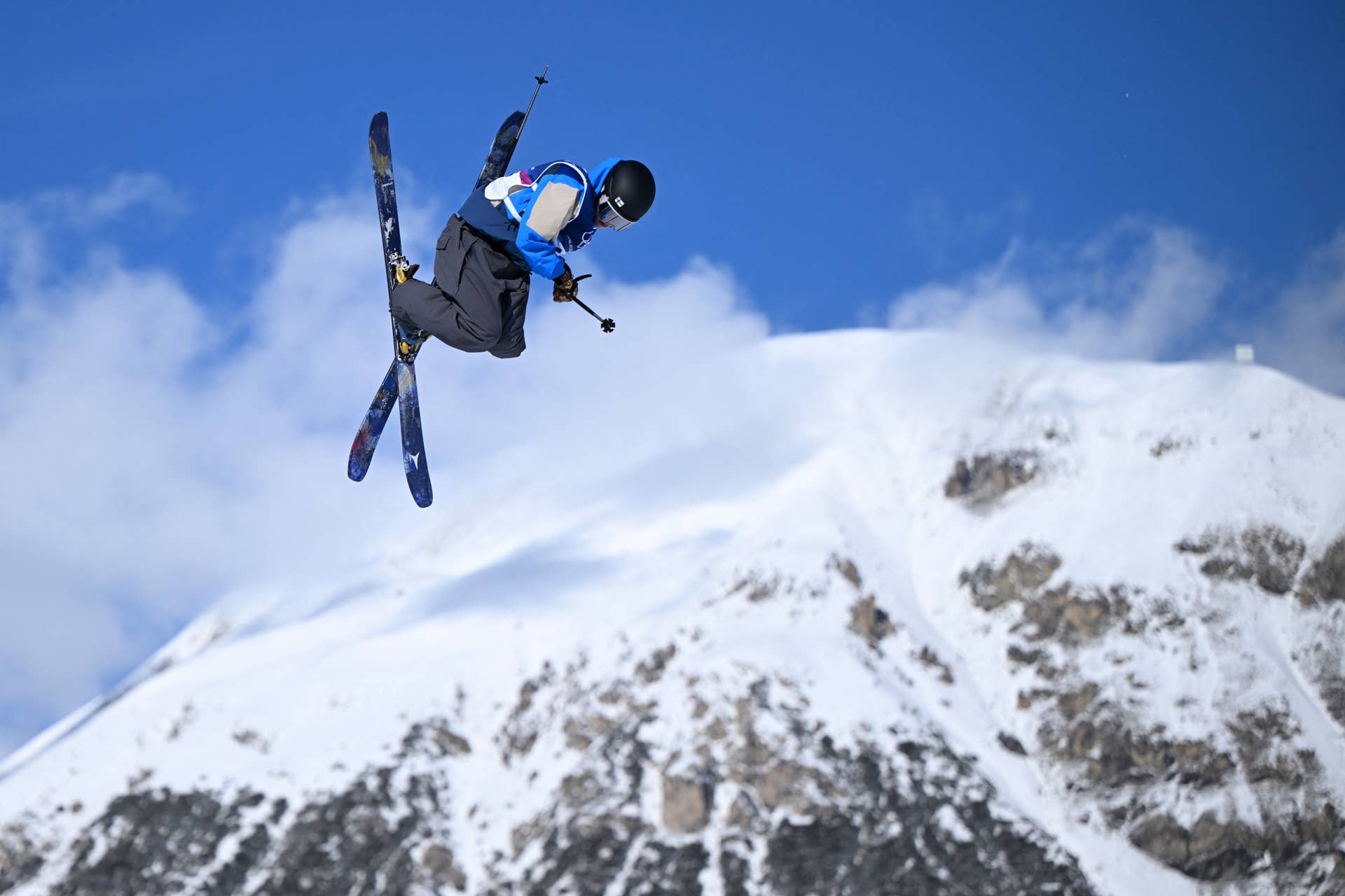 Brutal Crashes in Big Air Ski Jump Event - Men's Journal