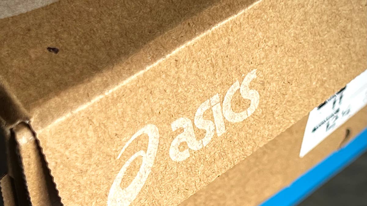 Asics’ Bestselling Gel-Nimbus 27 Is Over 30% Off on Amazon - Men's Journal
