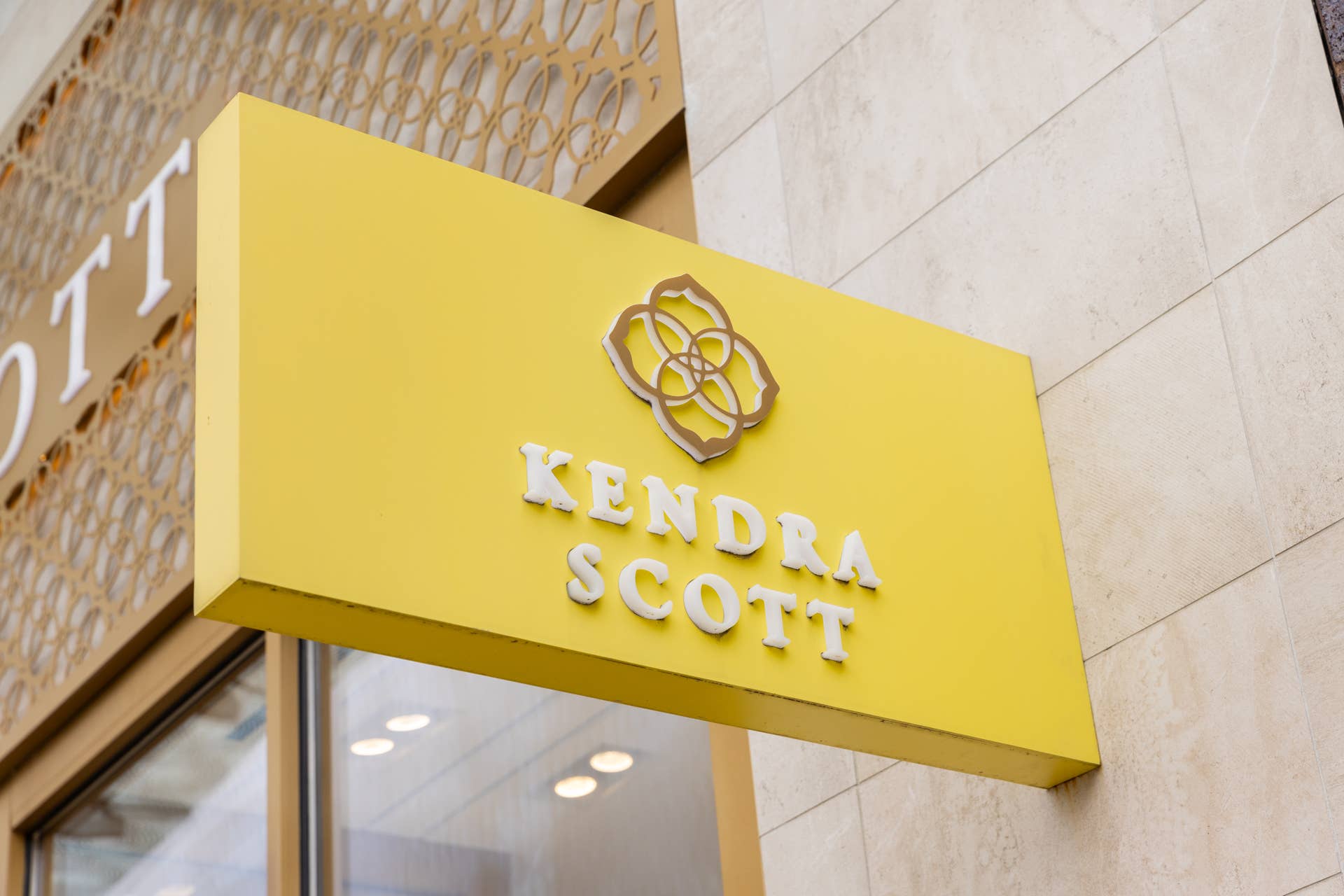 Kendra Scott's Elisa Rose Quartz Necklace Is on Sale for $48 - Men's ...