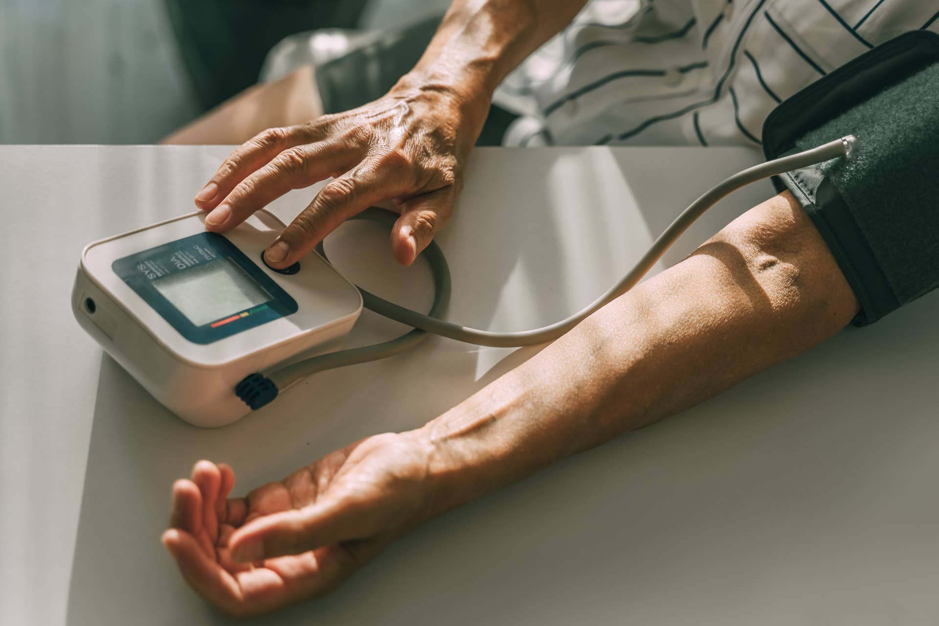 The Best Foods and Diets to Lower High Blood Pressure - Men's Journal