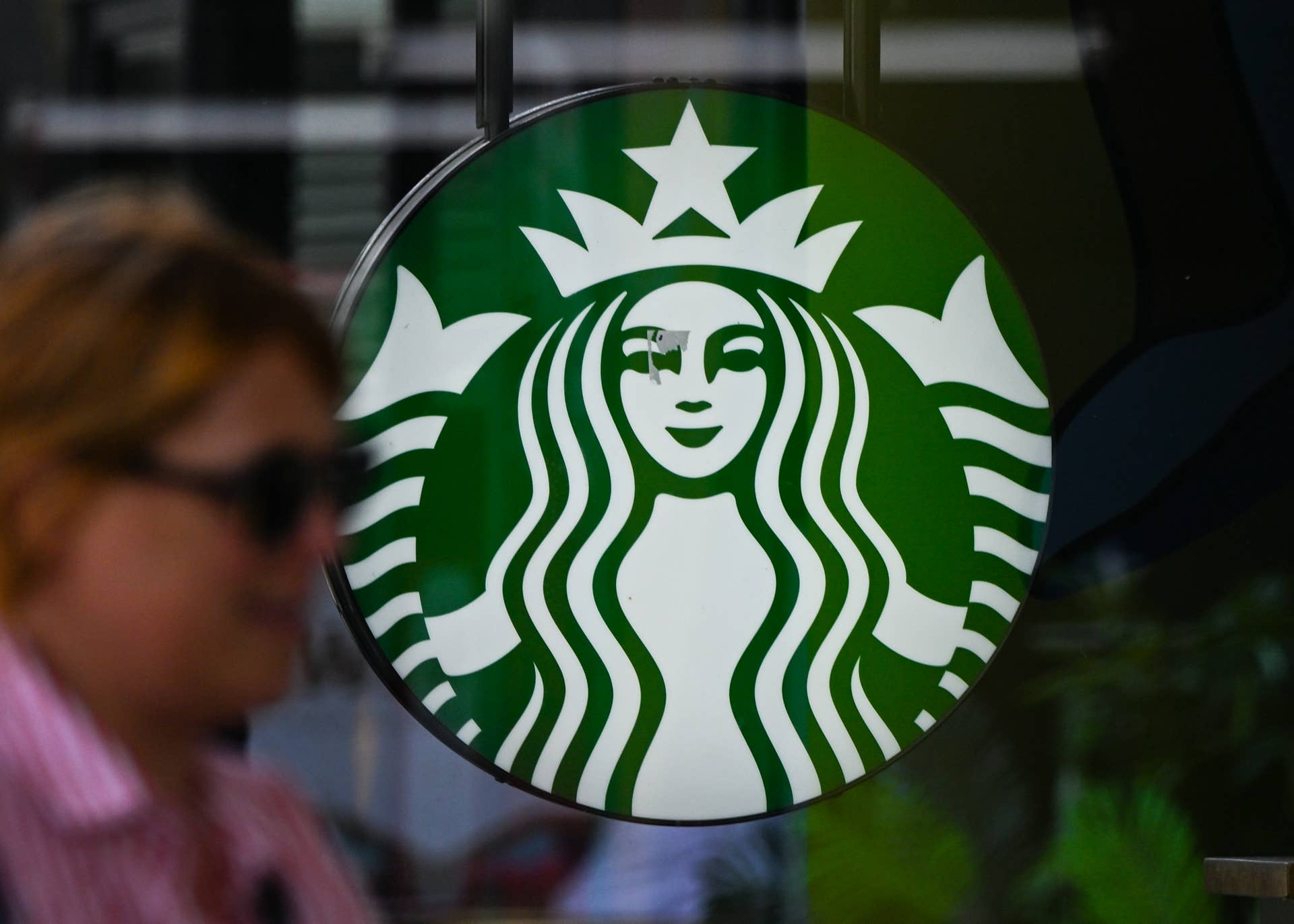 Starbucks Brings Back the Discontinued Drink Everyone is Obsessed With ...