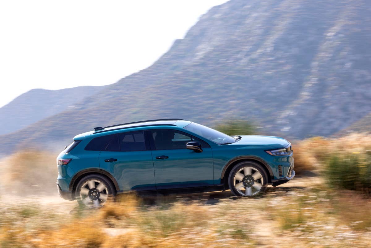 Honda Recalls 60,000 EVs For Backup Camera Failures - Men's Journal