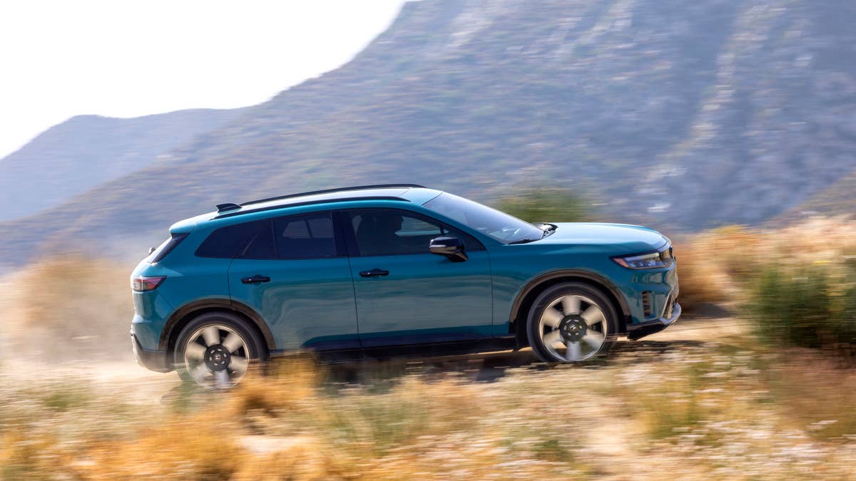 Honda Recalls 60,000 EVs For Backup Camera Failures - Men's Journal