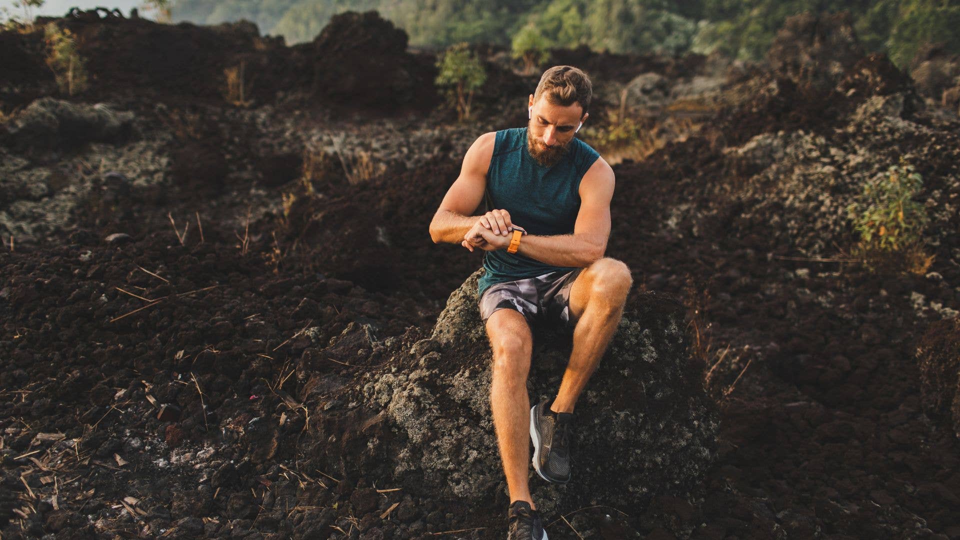 Why This Performance Coach Bans Wearables During Competition - Men's ...