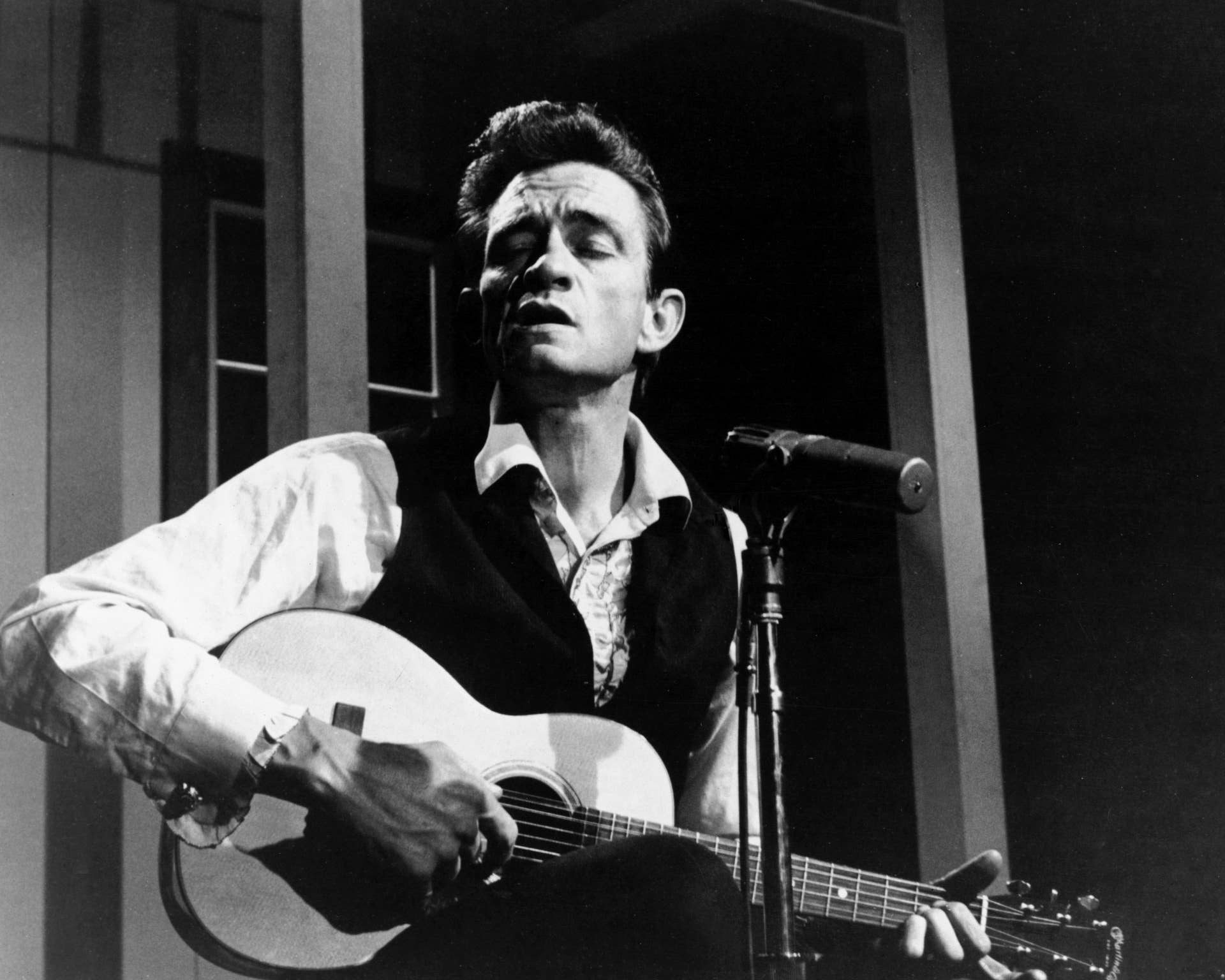 '50s Music Star Ranked 'Best Country Singer' of All Time - Men's Journal