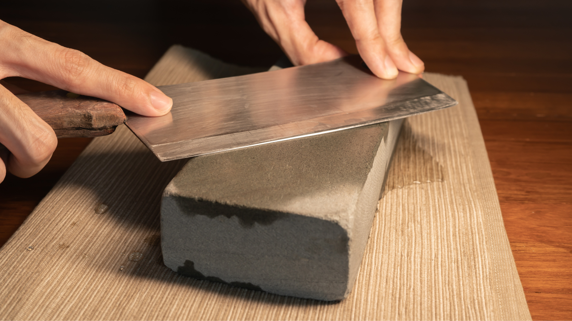 How to Flatten a Whetstone and Signs of Whetstone Dishing - Men's Journal