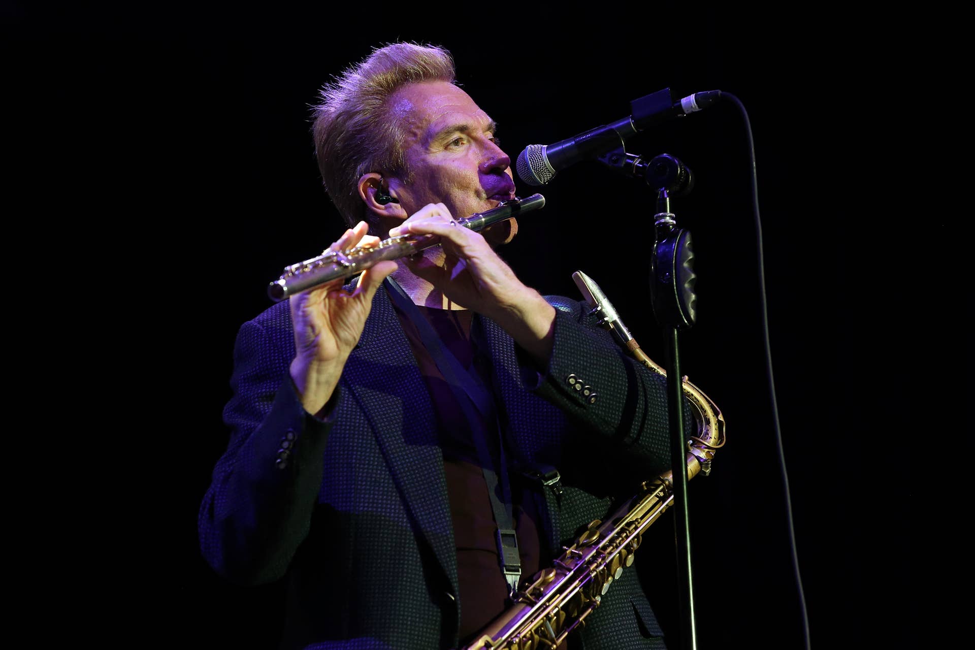 Iconic '70s Rock Star Behind 3 No. 1 Hits Turns 81 - Men's Journal