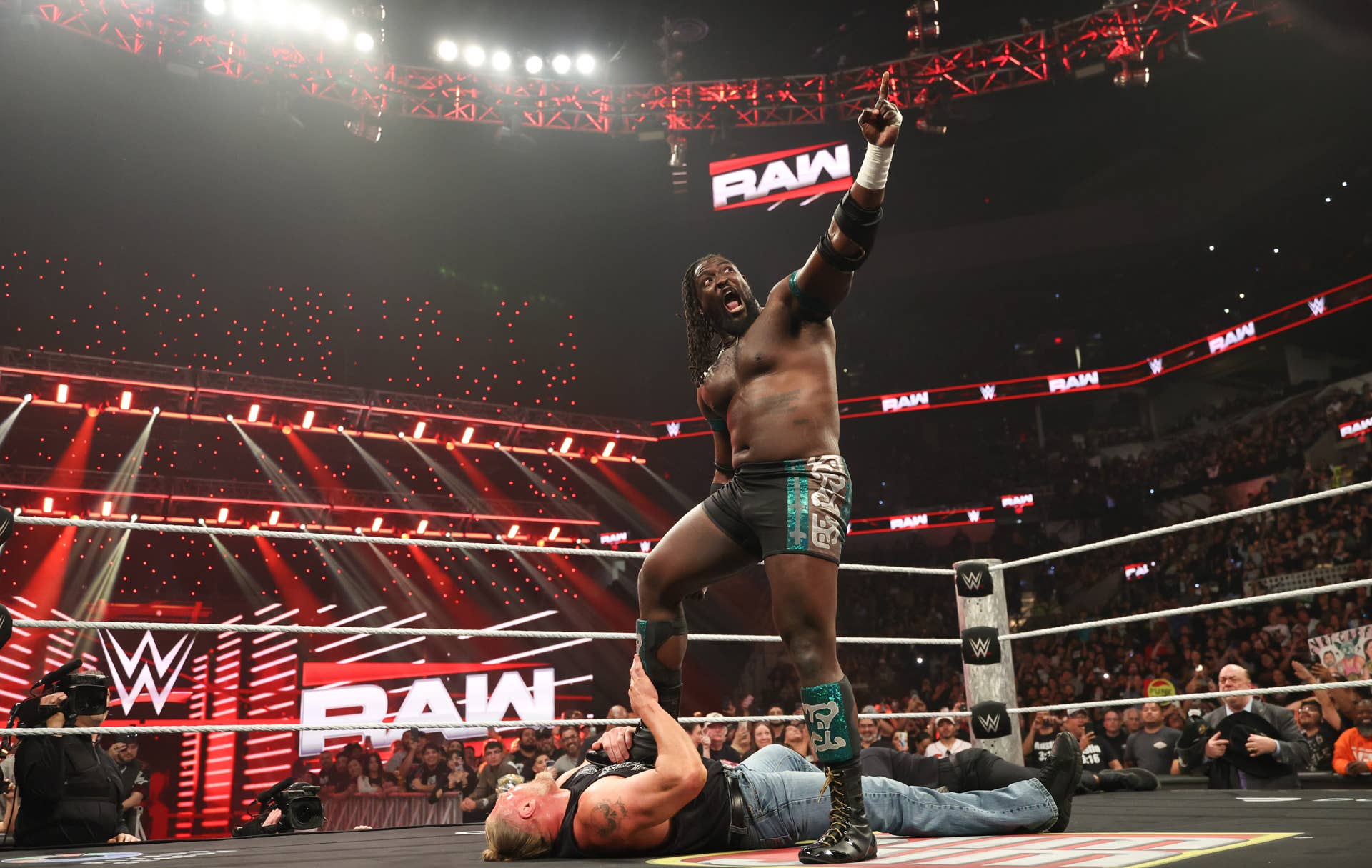 How The WWE's Oba Femi Built His Freakish Strength - Men's Journal
