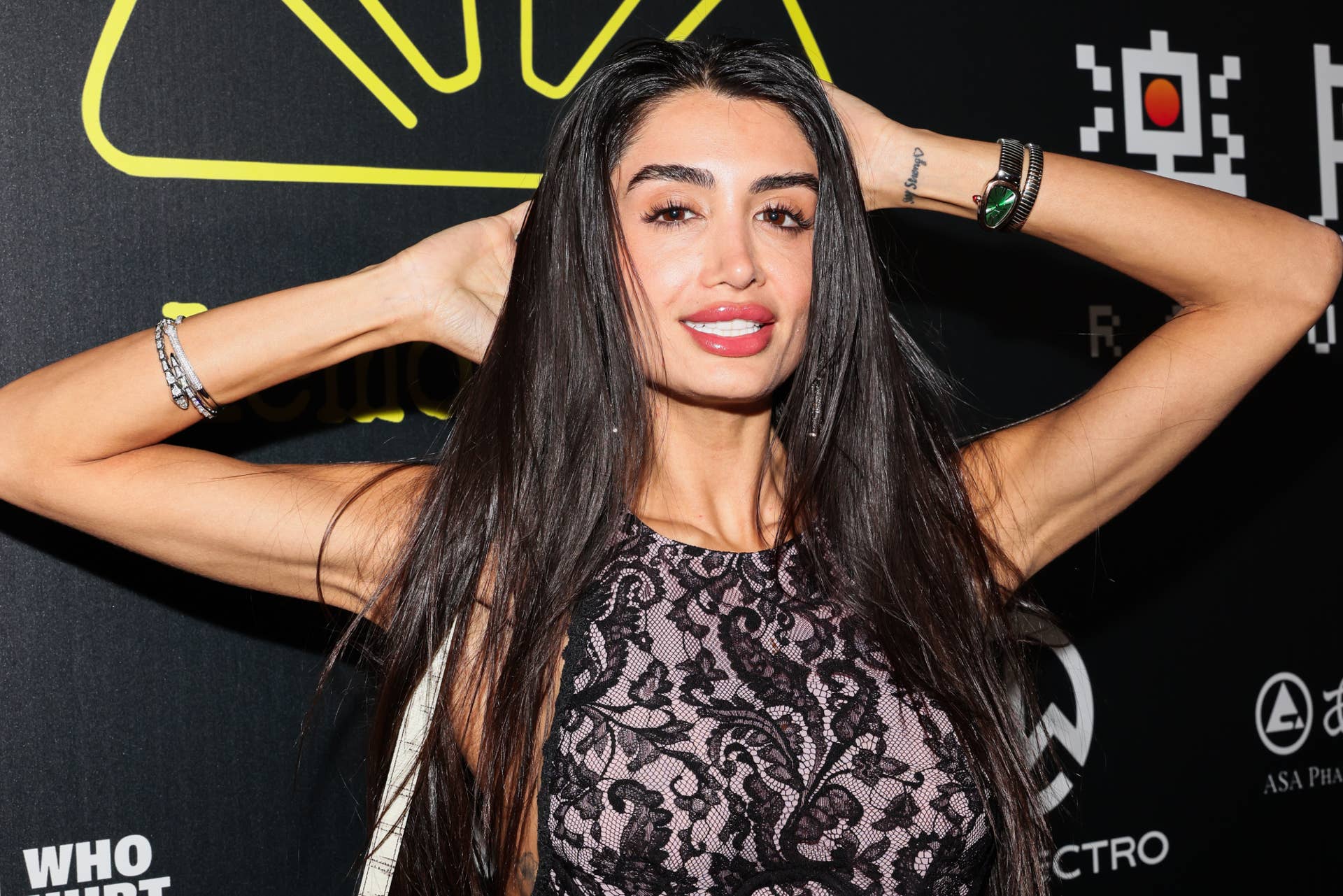 OnlyFans Model Mia Ventura Accused of Using Dating Apps to Steal from ...