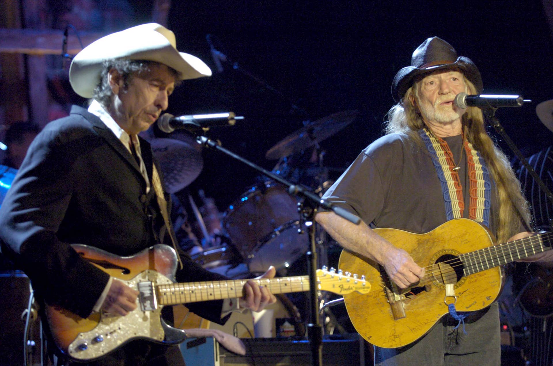 Willie Nelson, 92, and Bob Dylan, 84, Reunite for New Songs - Men's Journal