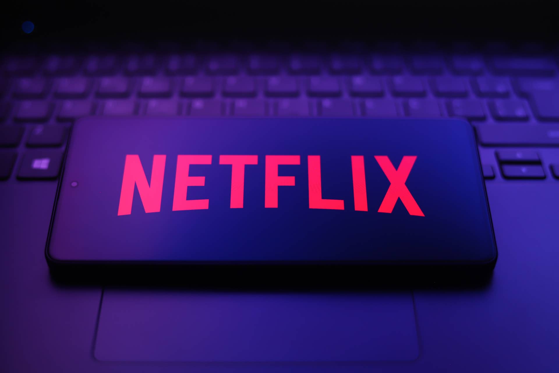 Netflix Quietly Removes Crime Thriller 'The Infiltrator' This Week ...