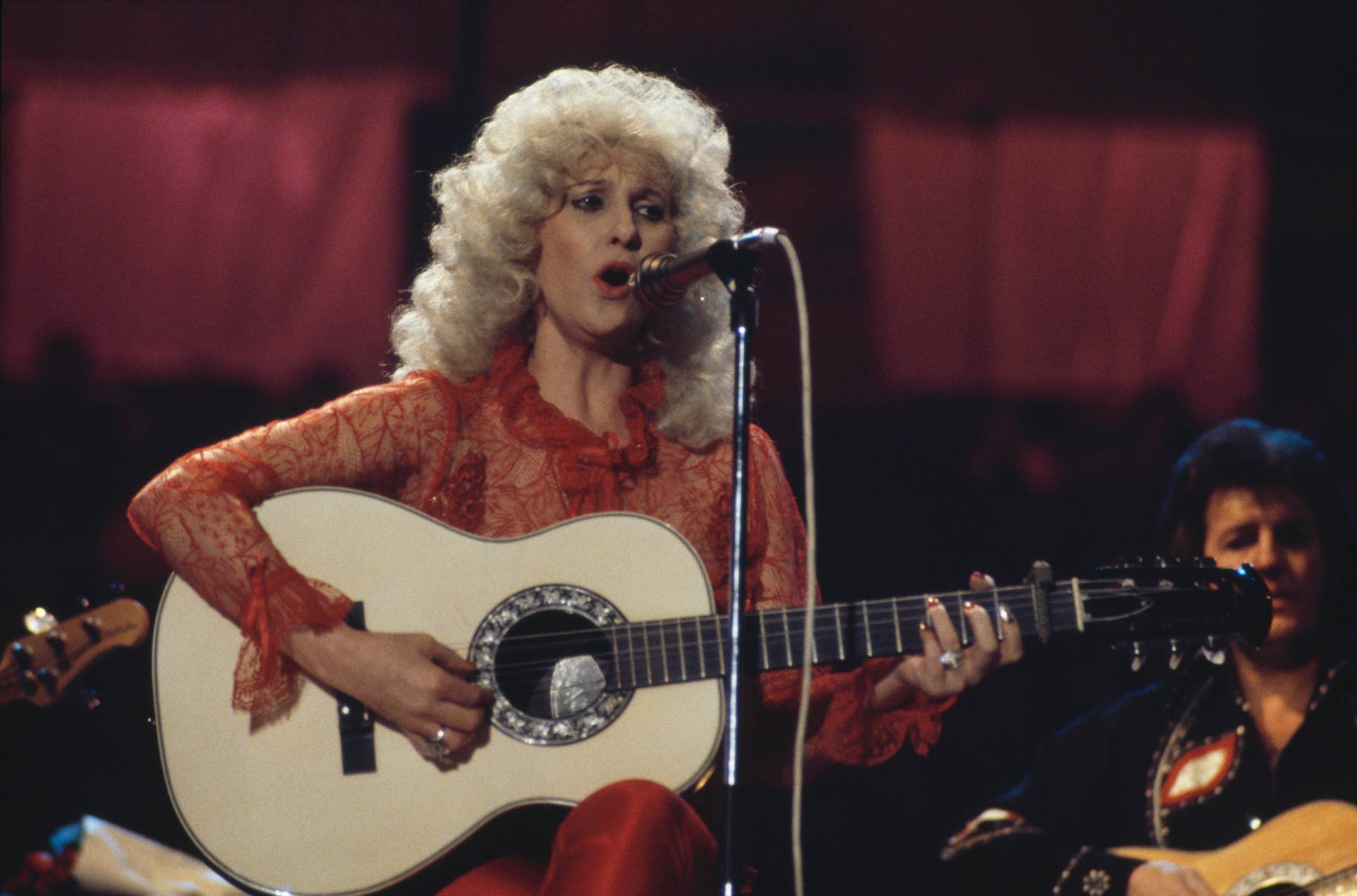 28 Years Ago, Country Music Lost A Timeless Icon - Men's Journal