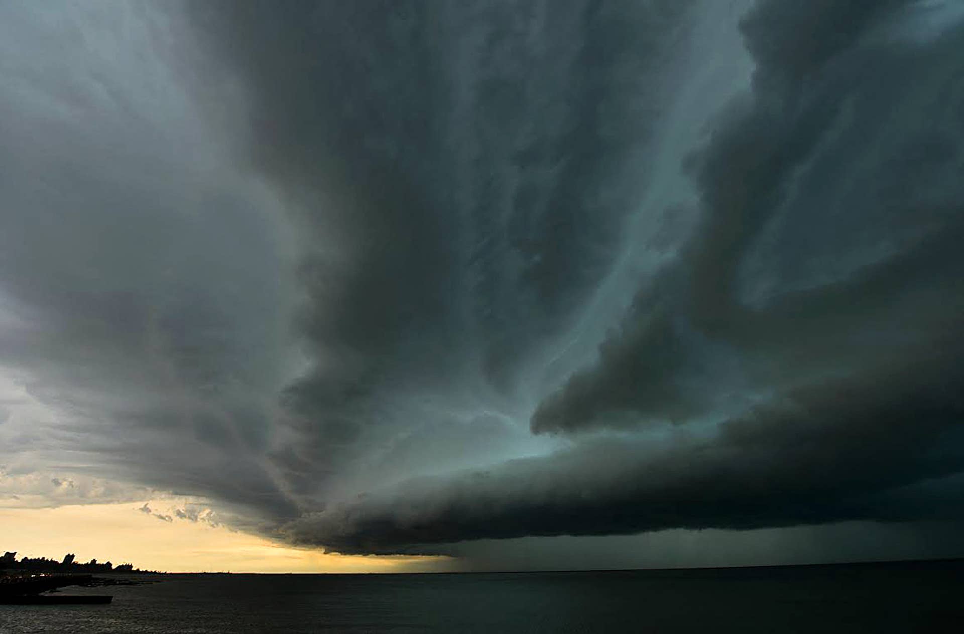 Heavy Wind Warning for 50 mph Damaging Winds, Dangerous Conditions ...