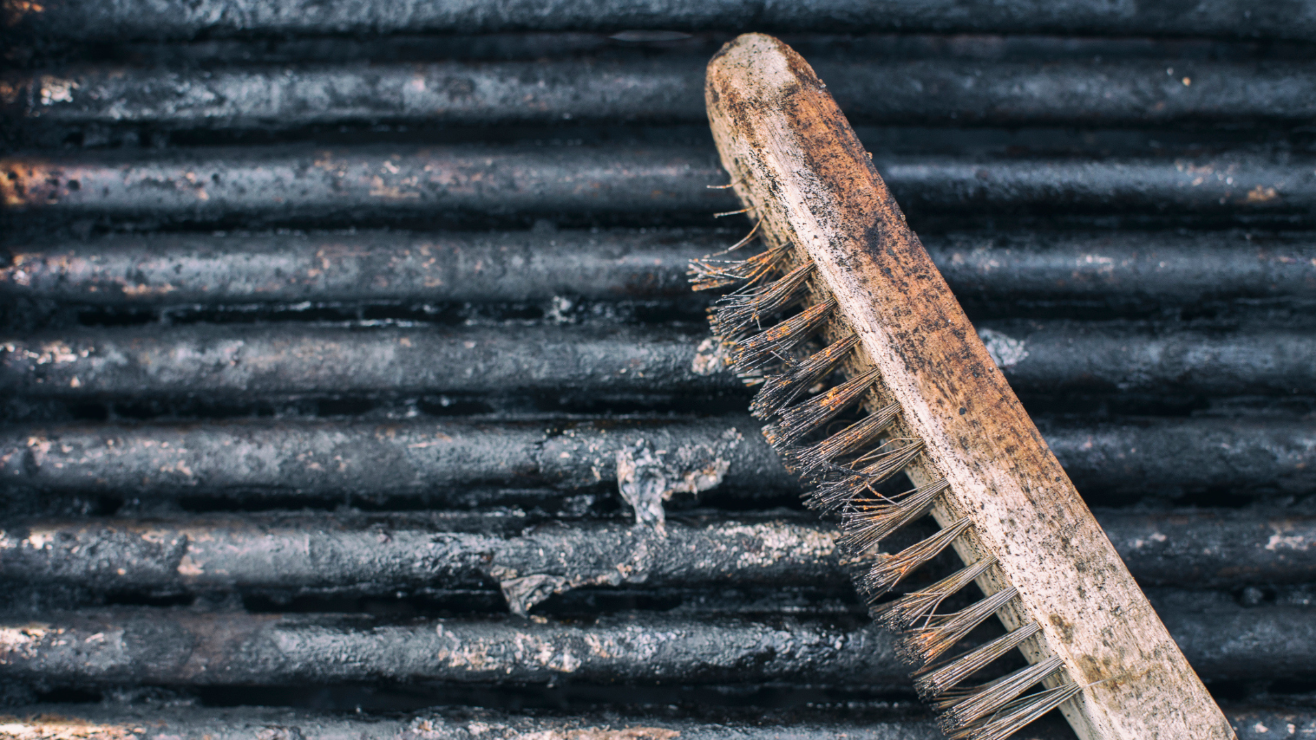 How to Clean a Grill: Guide for Gas, Charcoal, & Pellet Grills - Men's ...