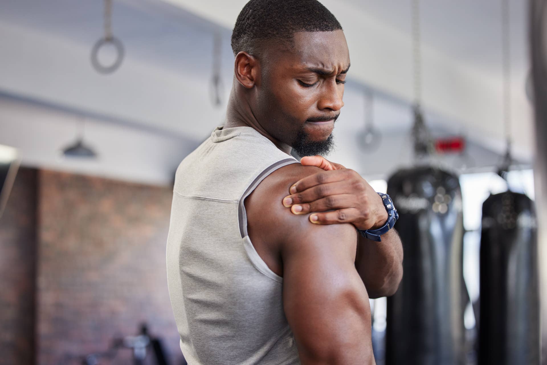 Shoulder Warmup Stretches and Exercises to Fix Shoulder Pain - Men's ...